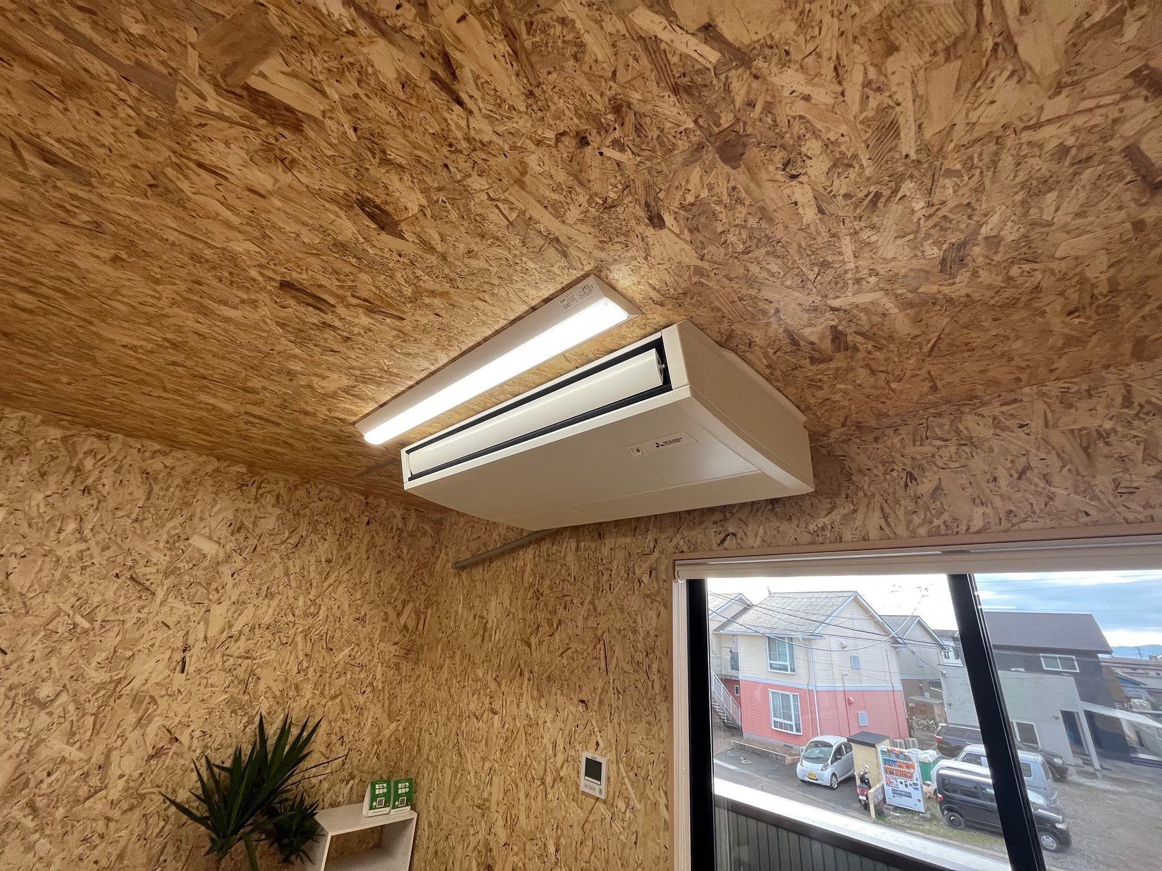 駐車場たっぷり20台！！会議やセミナー、ワークショップや教室などに使えるスペース。ホワイトボードやプロジェクター完備です。の写真6