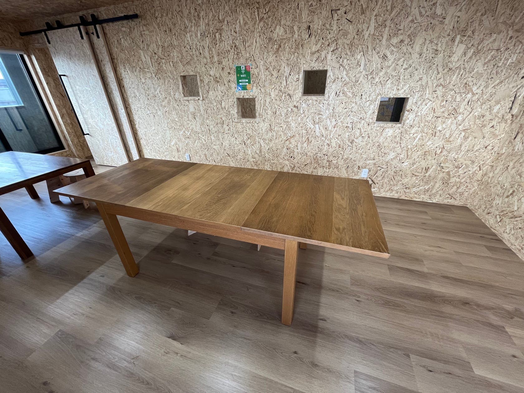 駐車場たっぷり20台！！会議やセミナー、ワークショップや教室などに使えるスペース。ホワイトボードやプロジェクター完備です。の写真7