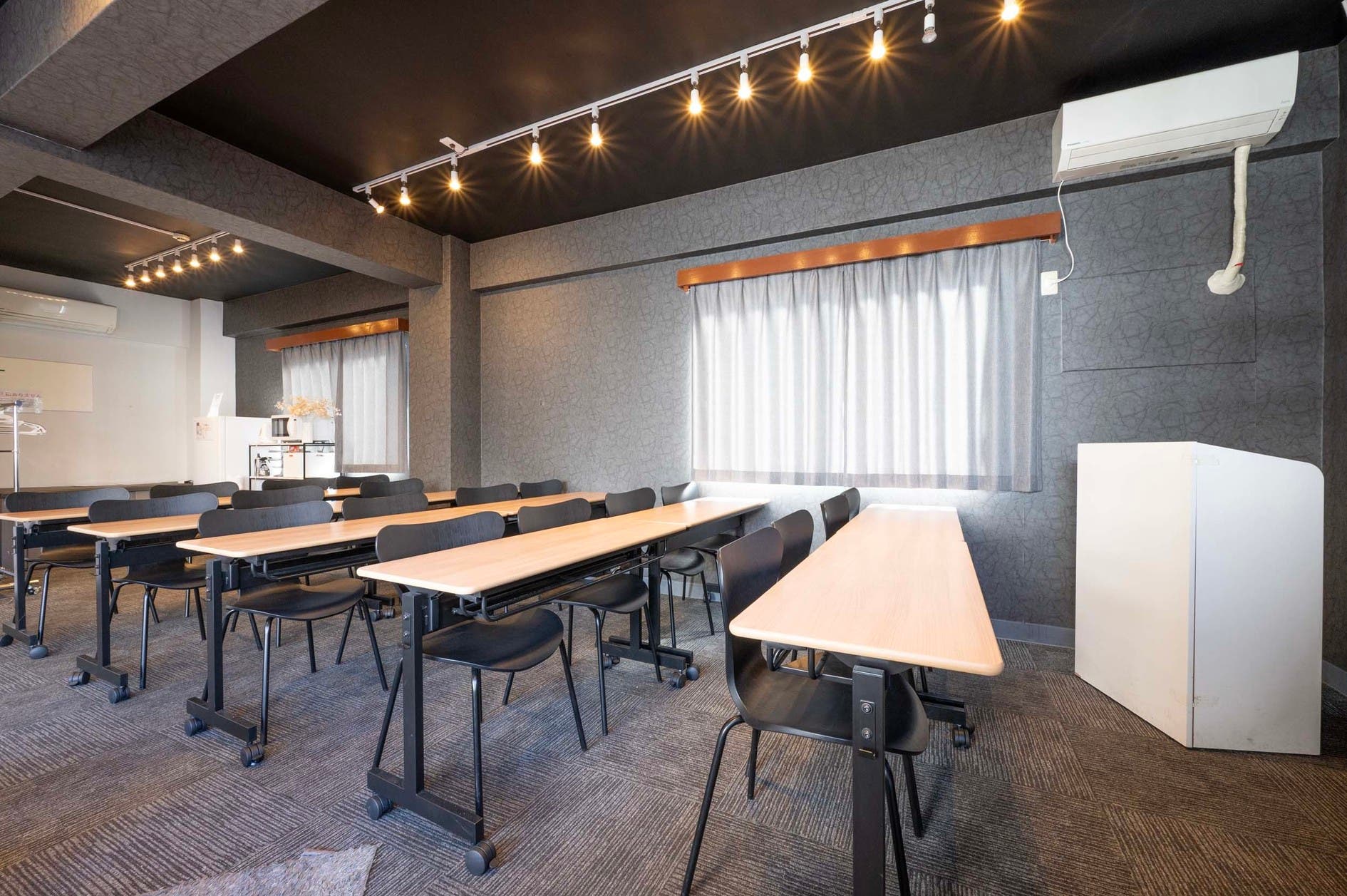 🆕NewOpen🆕神田駅徒歩2分🚶✨最大40名👥120㌅大画面プロジェクター🎥セミナー👥懇親会🥂忘年会🍻の写真7