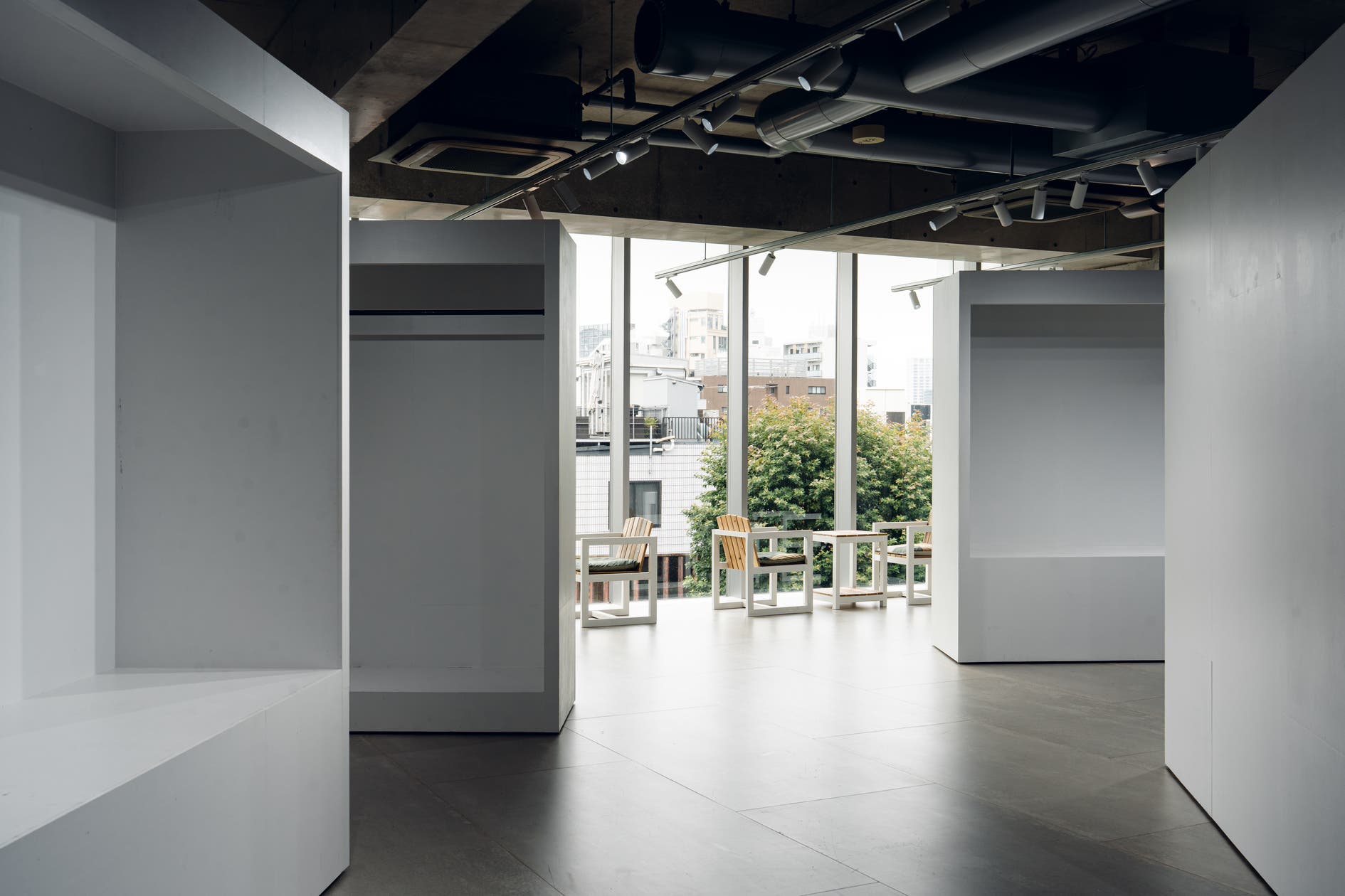 hRp_a 4F Gallery & Event 神宮前スペースの写真4