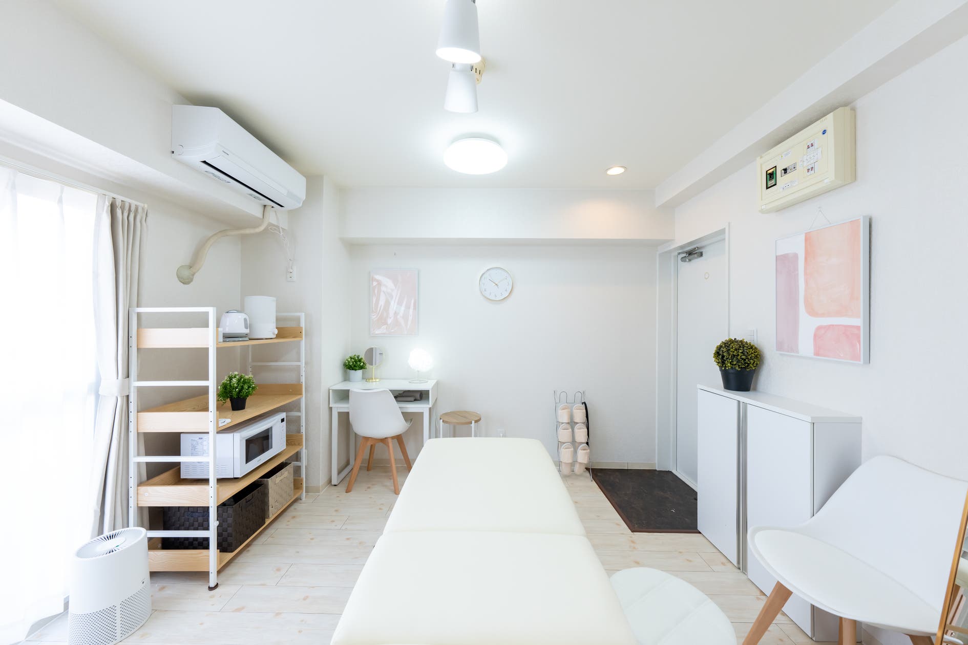 鶴見駅徒歩3分 28平米 シンプルでおしゃれな完全個室のプライベートサロン🌿【マッサージ、整体、エステ、ネイル】の写真5