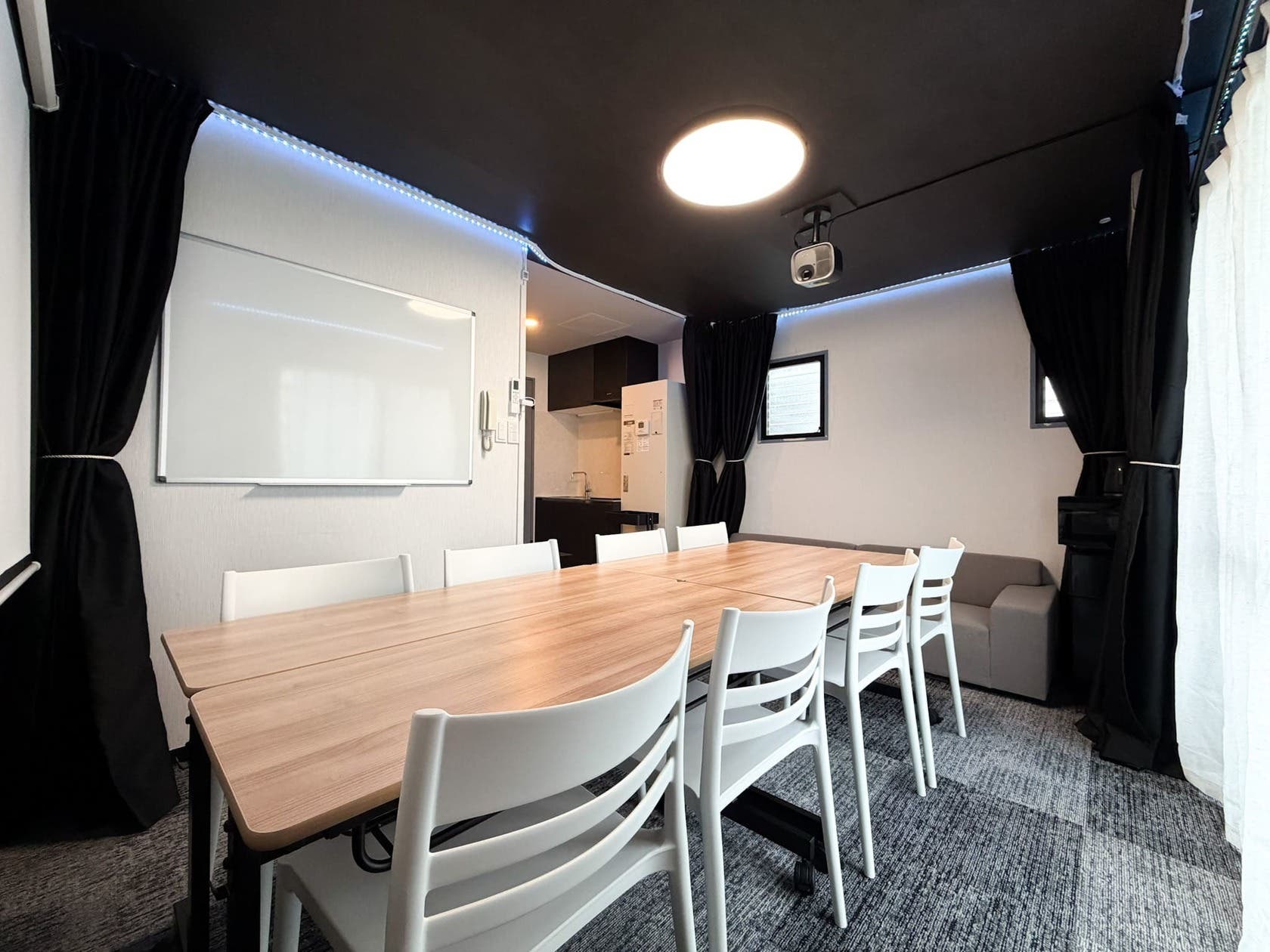 【静岡駅4分、10名利用可】完全個室！会議！シアター！ボードゲーム！押し活！ママ友！ デート！貸し会議室ユニエル 静岡プレミアムの写真5