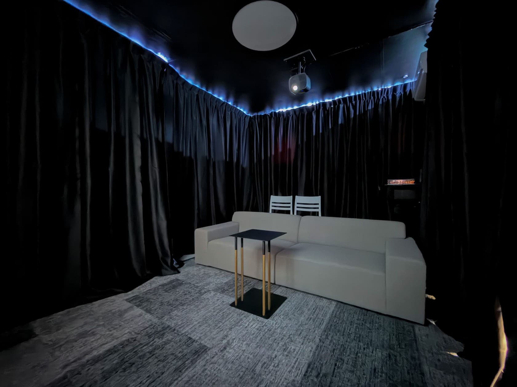 【静岡駅4分、10名利用可】完全個室！会議！シアター！ボードゲーム！押し活！ママ友！ デート！貸し会議室ユニエル 静岡プレミアムの写真3