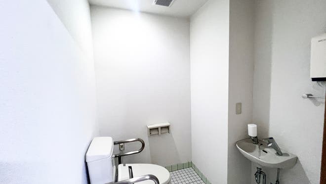 芸術・クラフト制作や展示、多人数レッスンに最適な高知中心部の広々アトリエの写真4