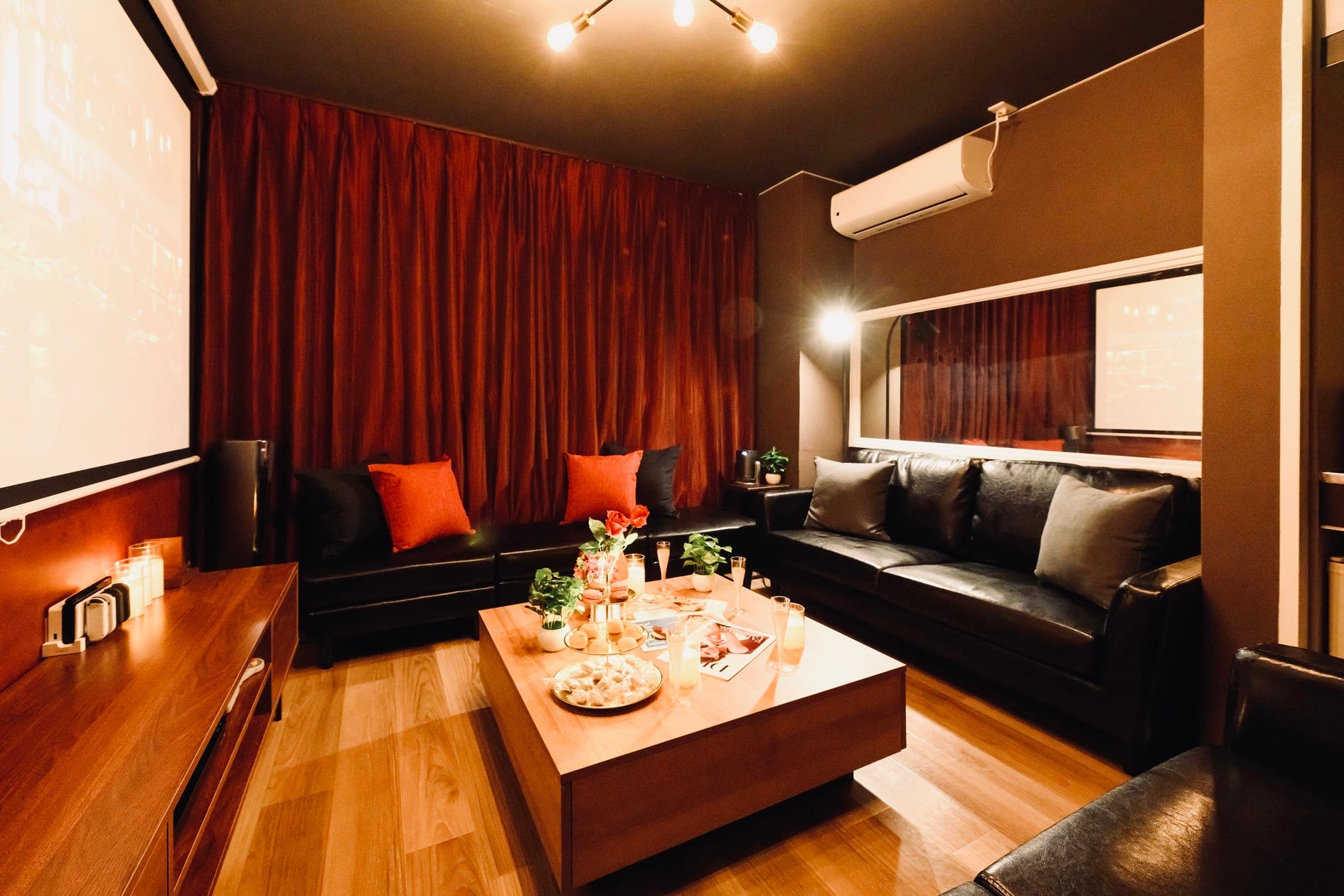 25.11月OPEN🌹心斎橋駅4分✨ラグジュアリー空間で女子会やデート💕100㌅大画面で高画質&高音質 本格シネマ体験🎥✨の写真2