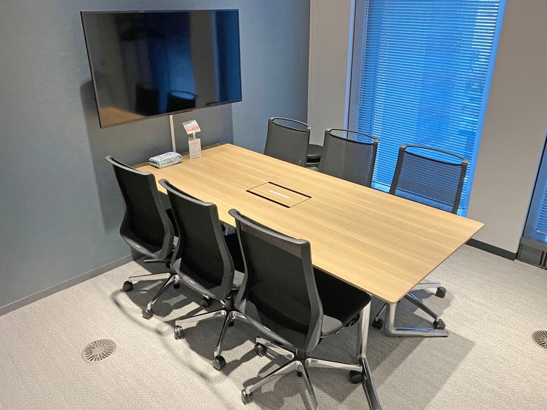 会議室 02(6名)の写真1