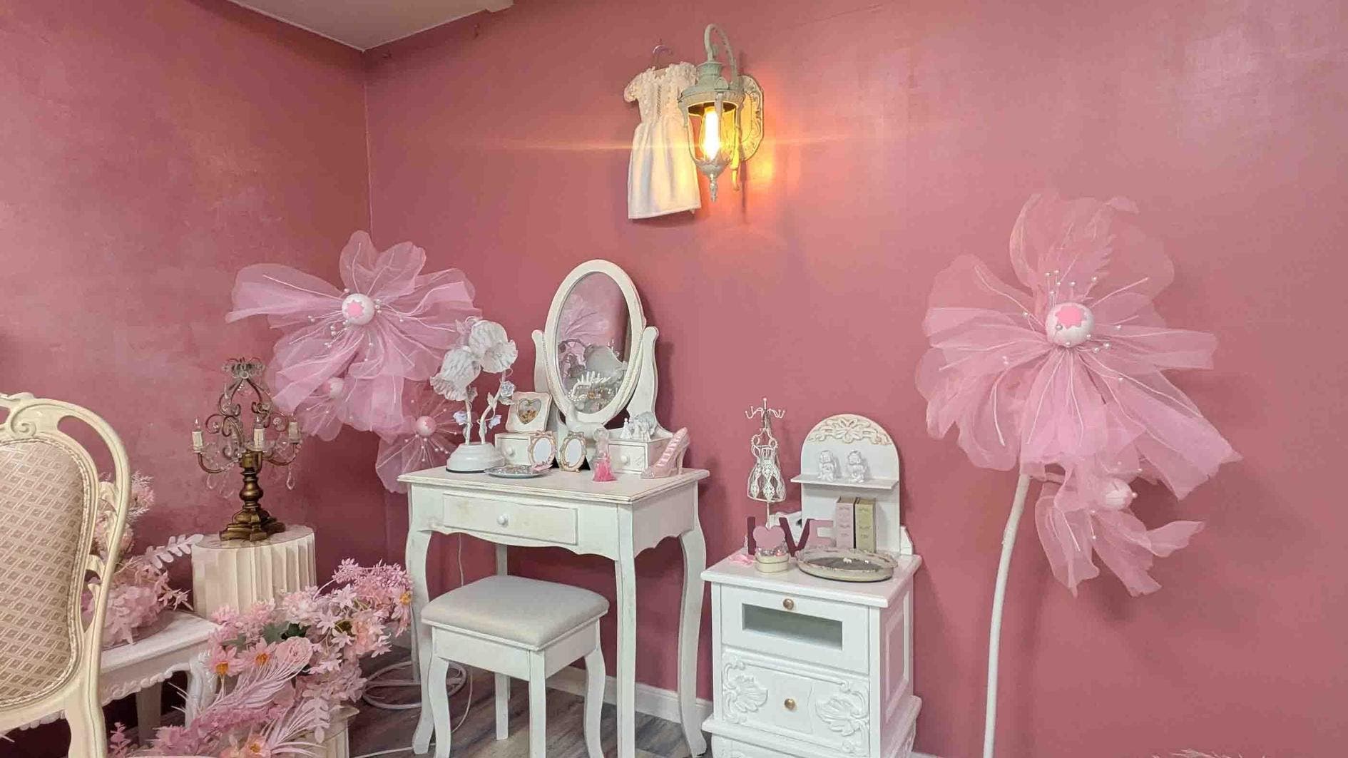 新宿駅徒歩5分｜クリスマス✨撮影会✨ポートレート✨コスプレ✨SNS映え✨推し活に✨可愛い撮影に最適💖24Hの写真5