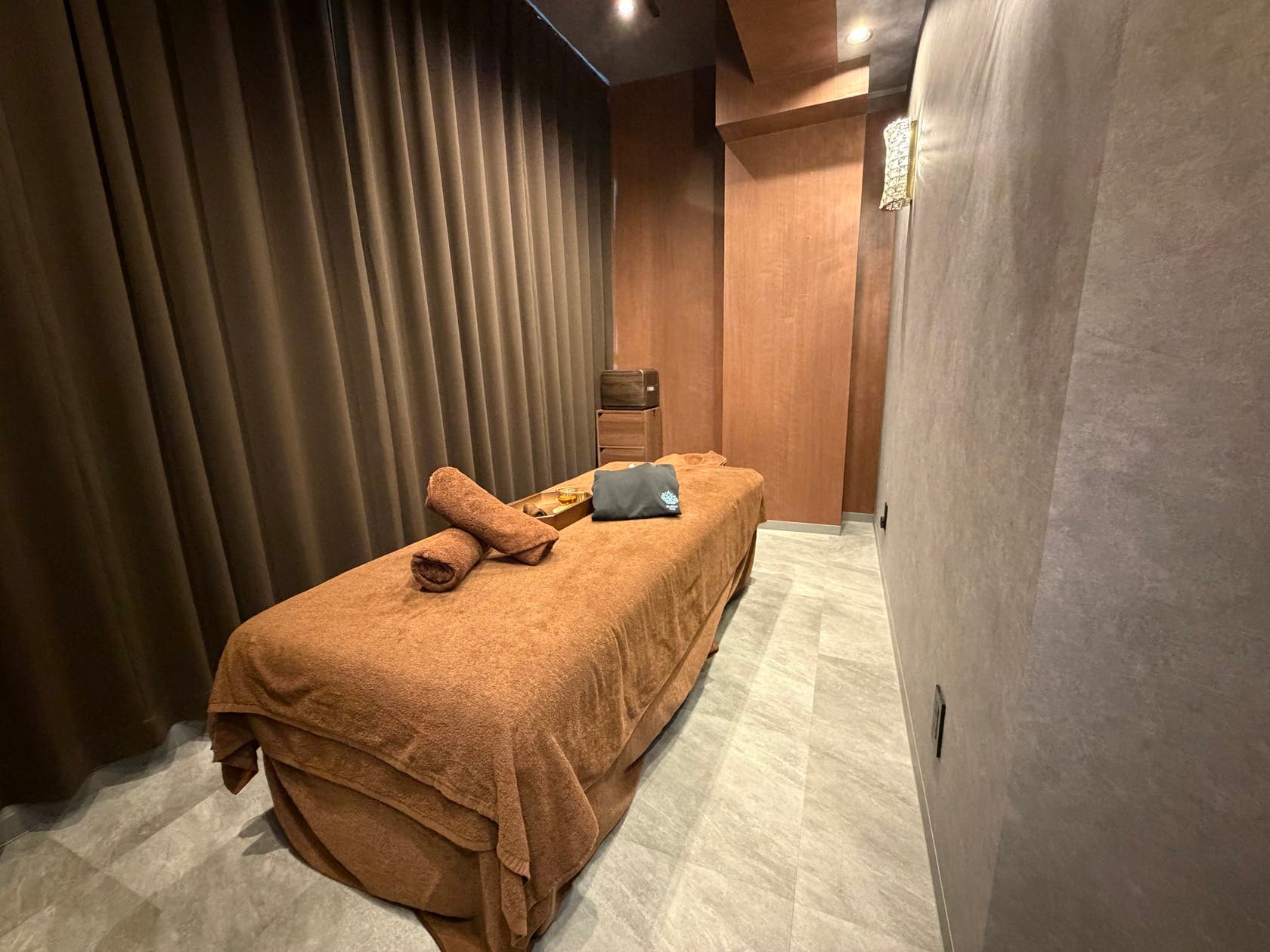 完全個室のプライベート空間◎清潔感あるプレミアムルーム◎浜町駅１分／人形町駅4分の写真1