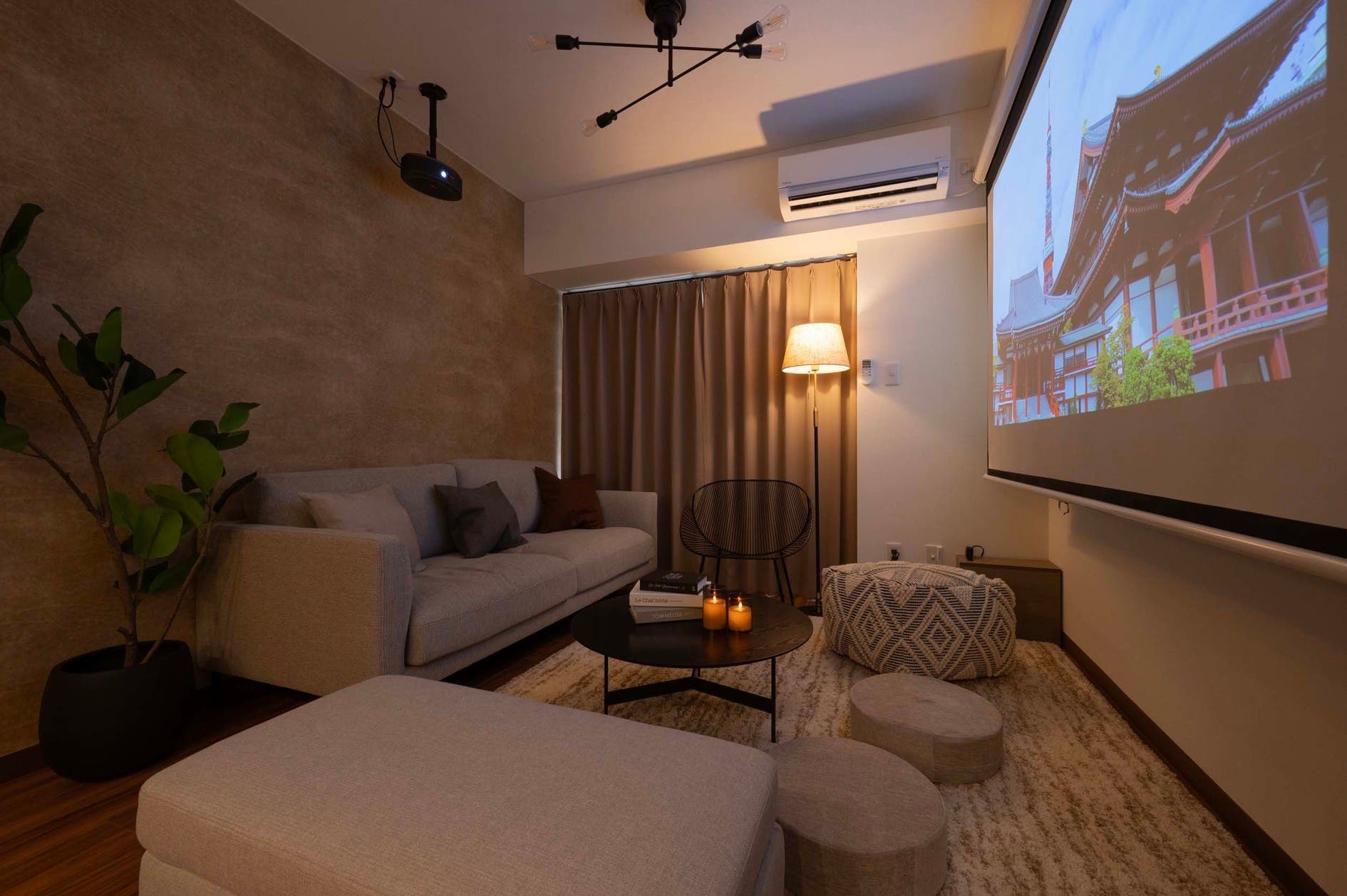 池袋駅3分🚃24H/最大14名着席🎉大型スクリーン🎬映画・大人気ゲーム機🎮おしゃれなケータリング♪の写真6