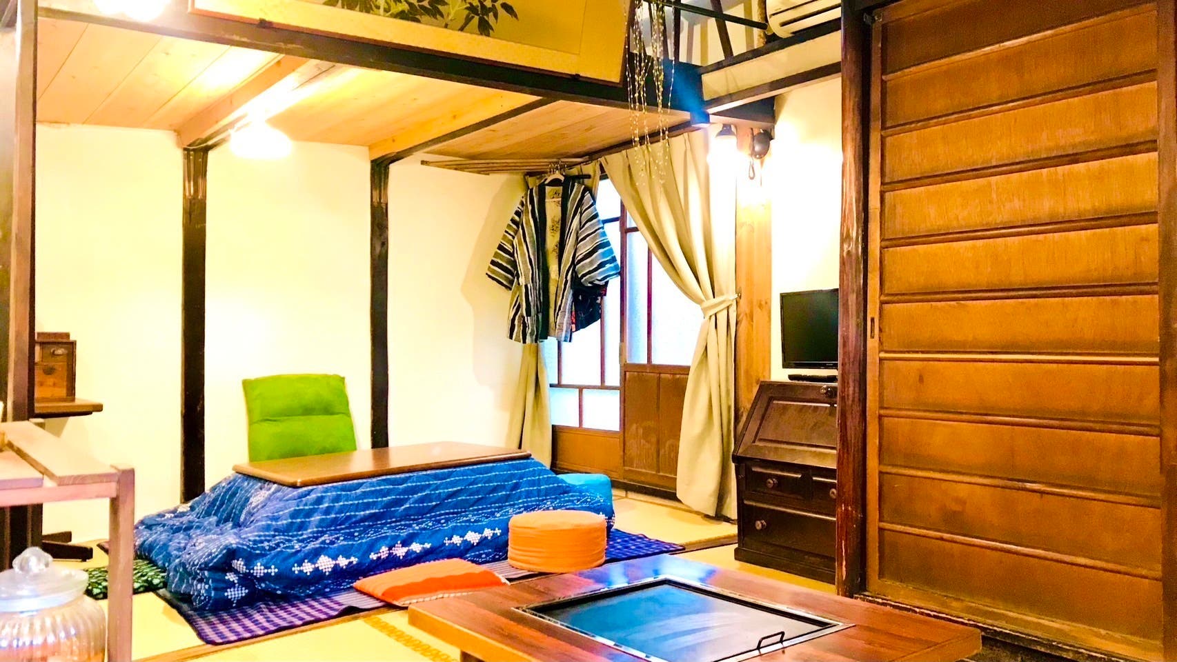 京阪七条徒歩3分🚉 古民家一棟貸し 無料設備充実✨ 業務用お好み焼きテーブルあり🎉 ☆パーティ/飲み会/女子会/ママ会☆の写真1