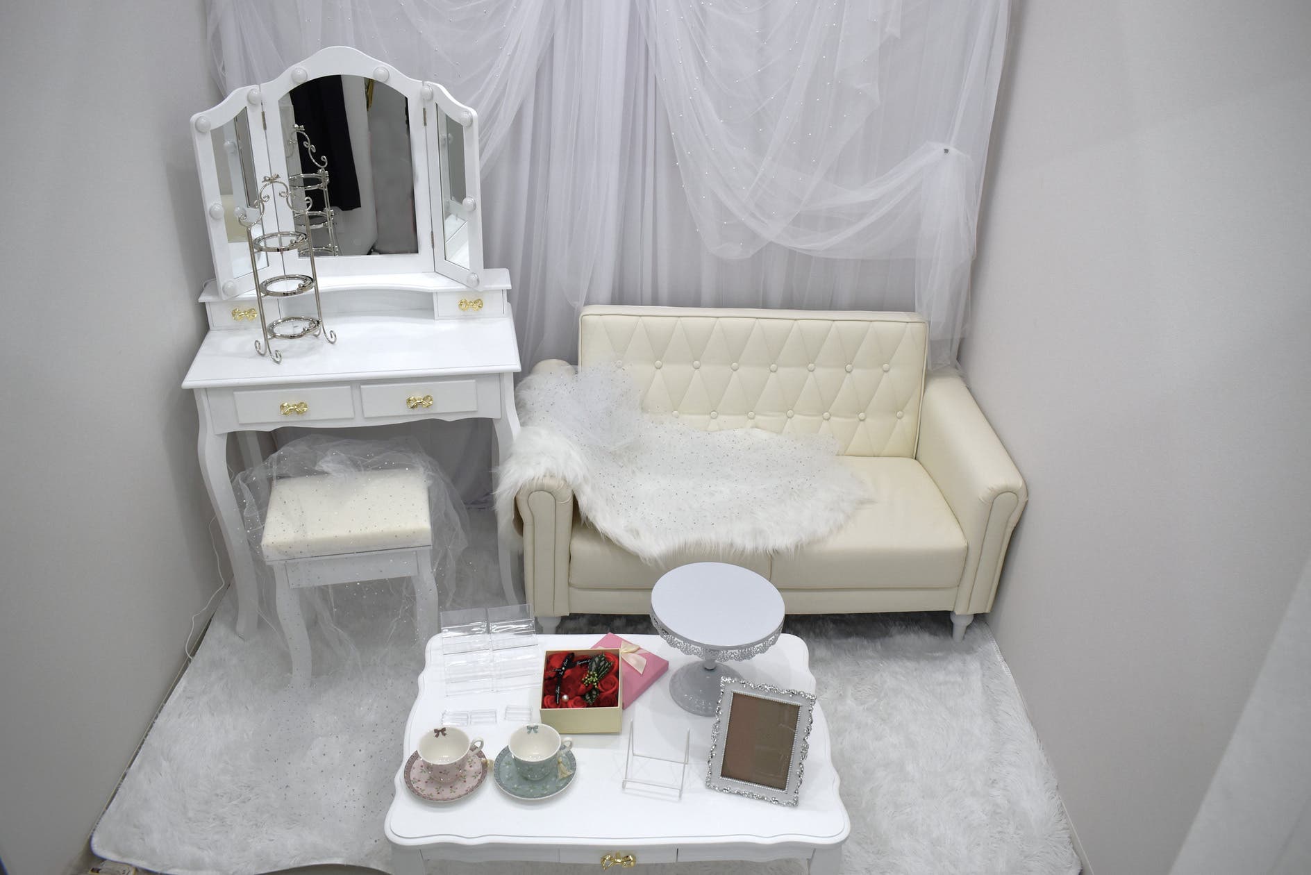 🎀New open🎀 MILD by Seventeen ヘアメやさんのフォトブース✨推し活┃生誕祭┃オタク┃スタジオ┃撮影の写真1