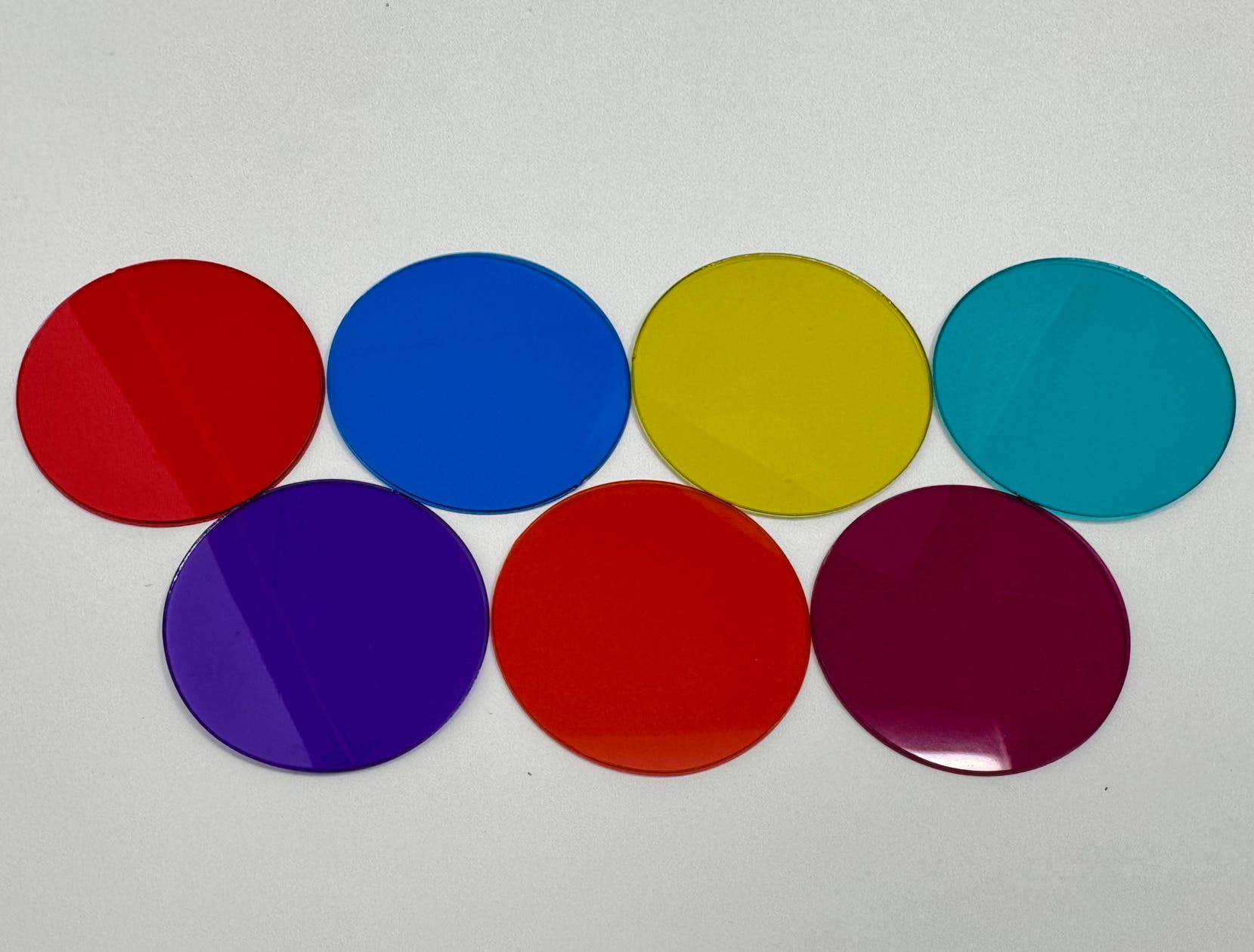 自然光と背景紙で多彩な撮影が可能！スタッフ常駐で安心✨早朝・深夜もOK⭕️プロジェクター完備で推し活にも📽️の写真9