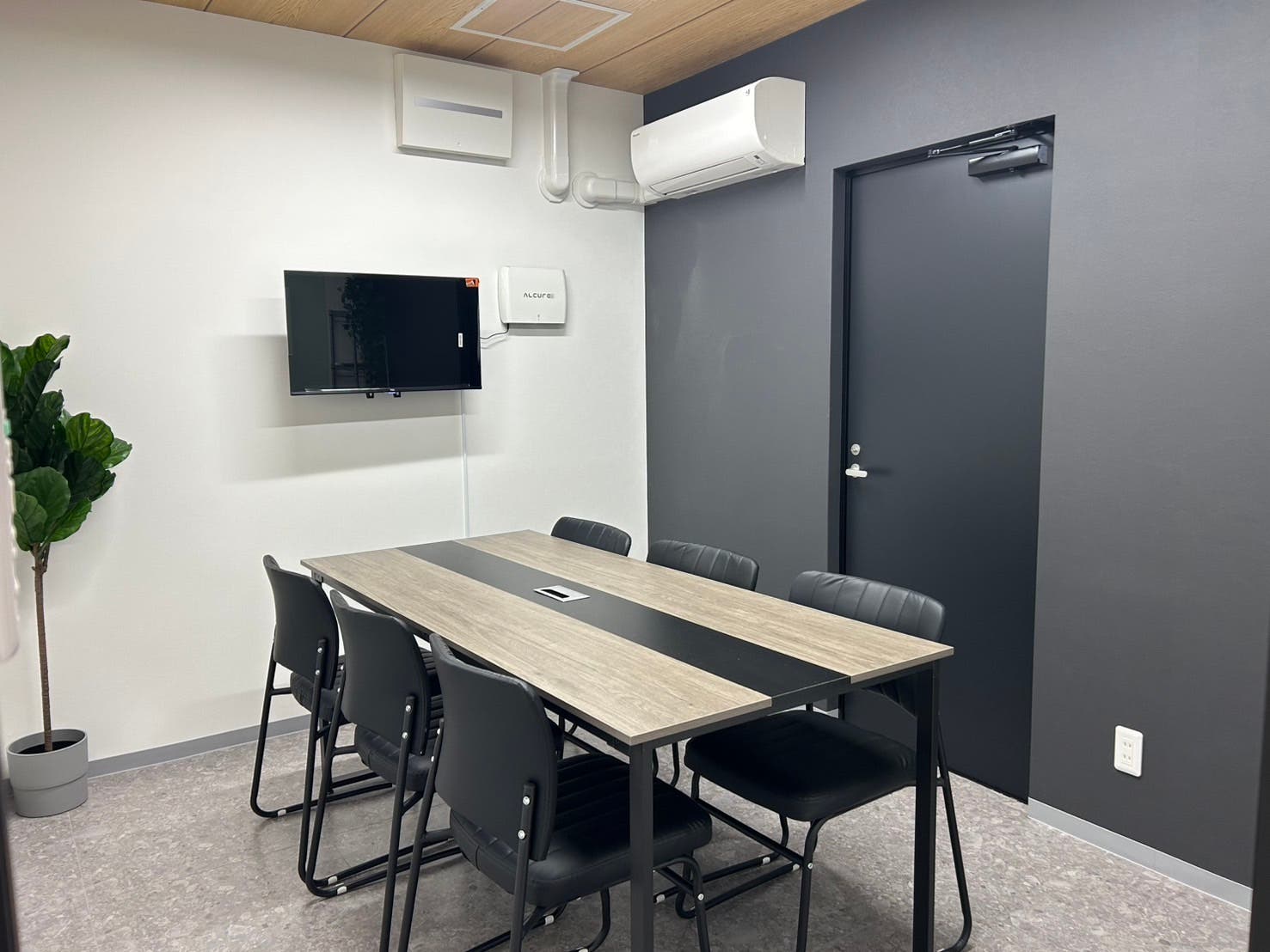 玉造駅近の24時間365日営業のコワーキングスペース&自習室がOPEN！の写真7