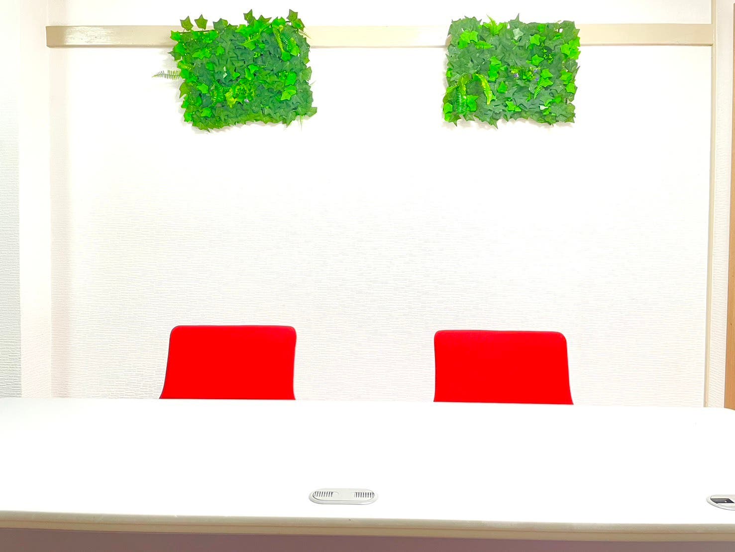 ＜写話室赤坂＞【オープニングキャンペーン✨】赤坂駅徒歩1分🚃完全個室✨Wi-Fi📶プロジェクタ🎥背景布/三脚/リングライトあり💡の写真3