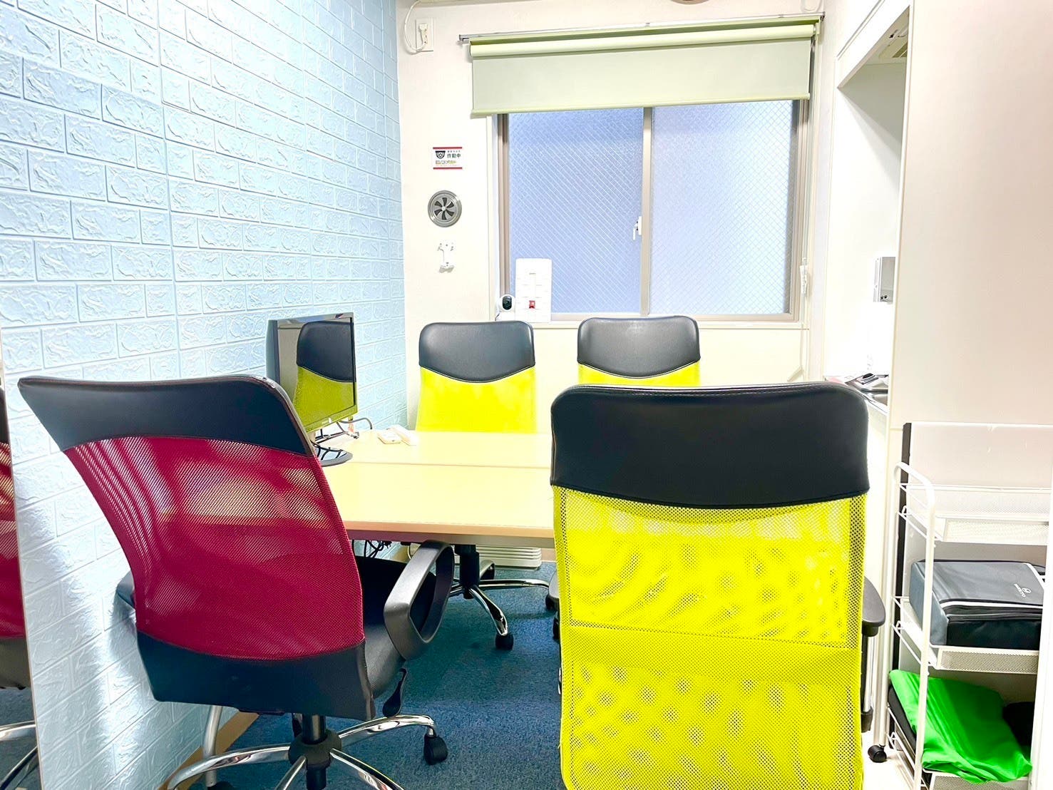 ＜写話室下北沢＞【オープニングキャンペーン✨】下北沢駅徒歩3分🚃完全個室✨Wi-Fi📶プロジェクタ🎥背景布/三脚/フラットライトの写真2