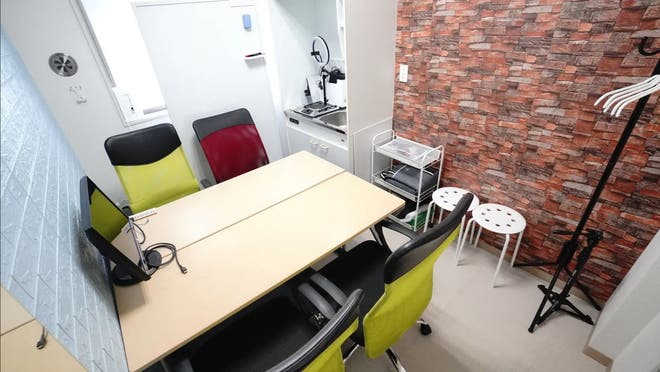 <写話室下北沢>【オープニングキャンペーン✨】下北沢駅徒歩3分🚃完全個室✨Wi-Fi📶プロジェクタ🎥背景布/三脚/フラットライトの写真5