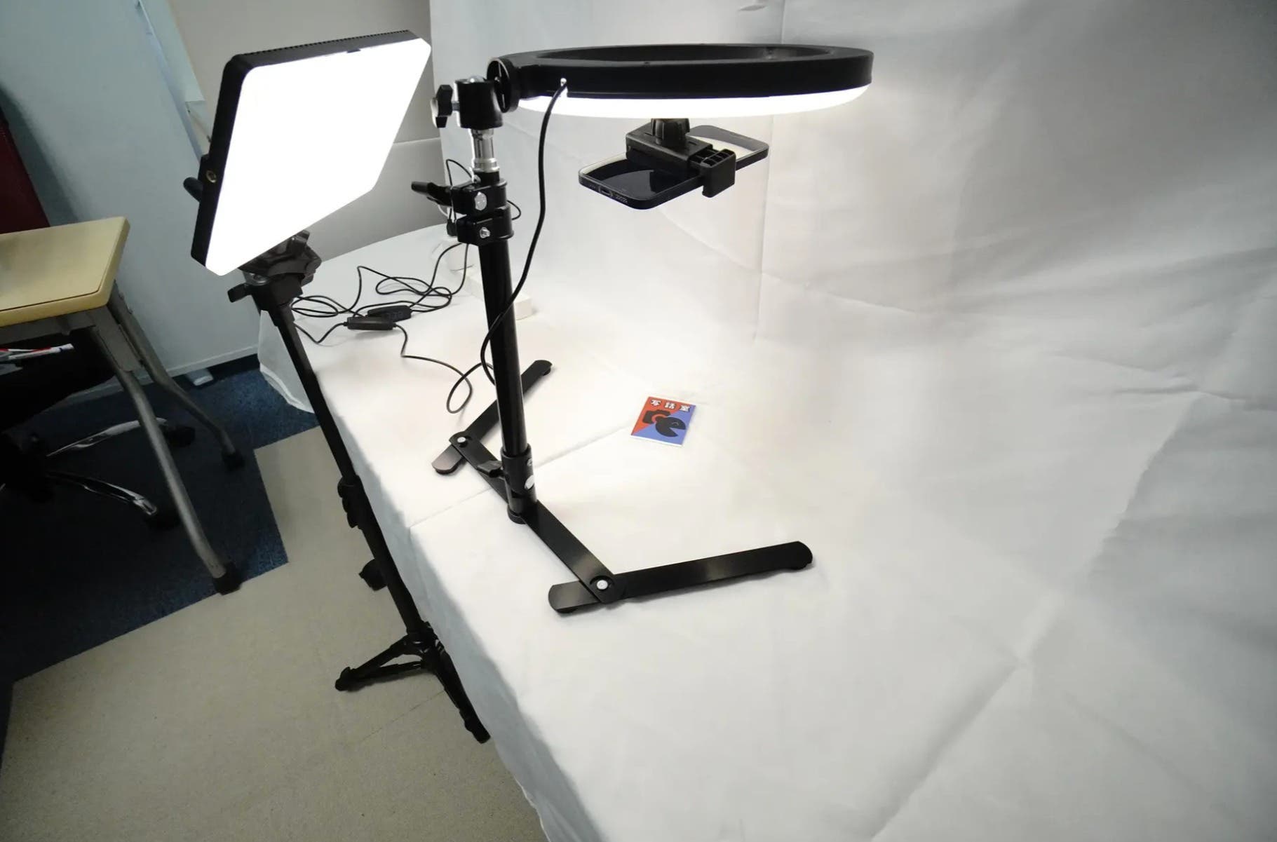 ＜写話室下北沢＞【オープニングキャンペーン✨】下北沢駅徒歩3分🚃完全個室✨Wi-Fi📶プロジェクタ🎥背景布/三脚/フラットライトの写真7