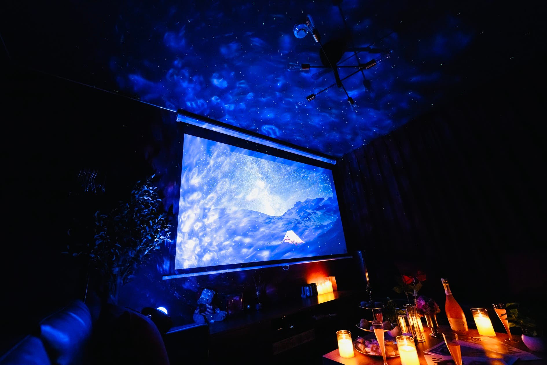 25.11月OPEN🌹心斎橋駅4分✨ラグジュアリー空間で女子会やデート💕100㌅大画面で高画質&高音質 本格シネマ体験🎥✨の写真9