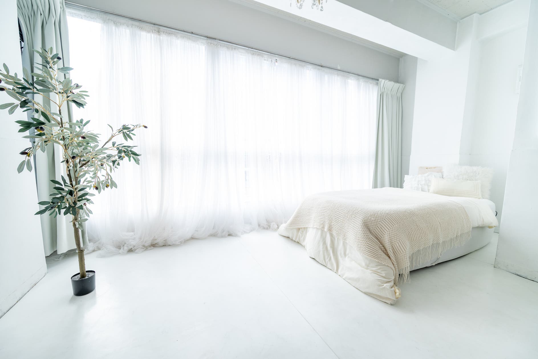 自然光×白壁×白床｜黒壁×黒床◎飯田橋駅1分｜撮影ベッド｜洞窟ブース｜ポートレート・コスプレ｜24時間撮影OK！の写真7