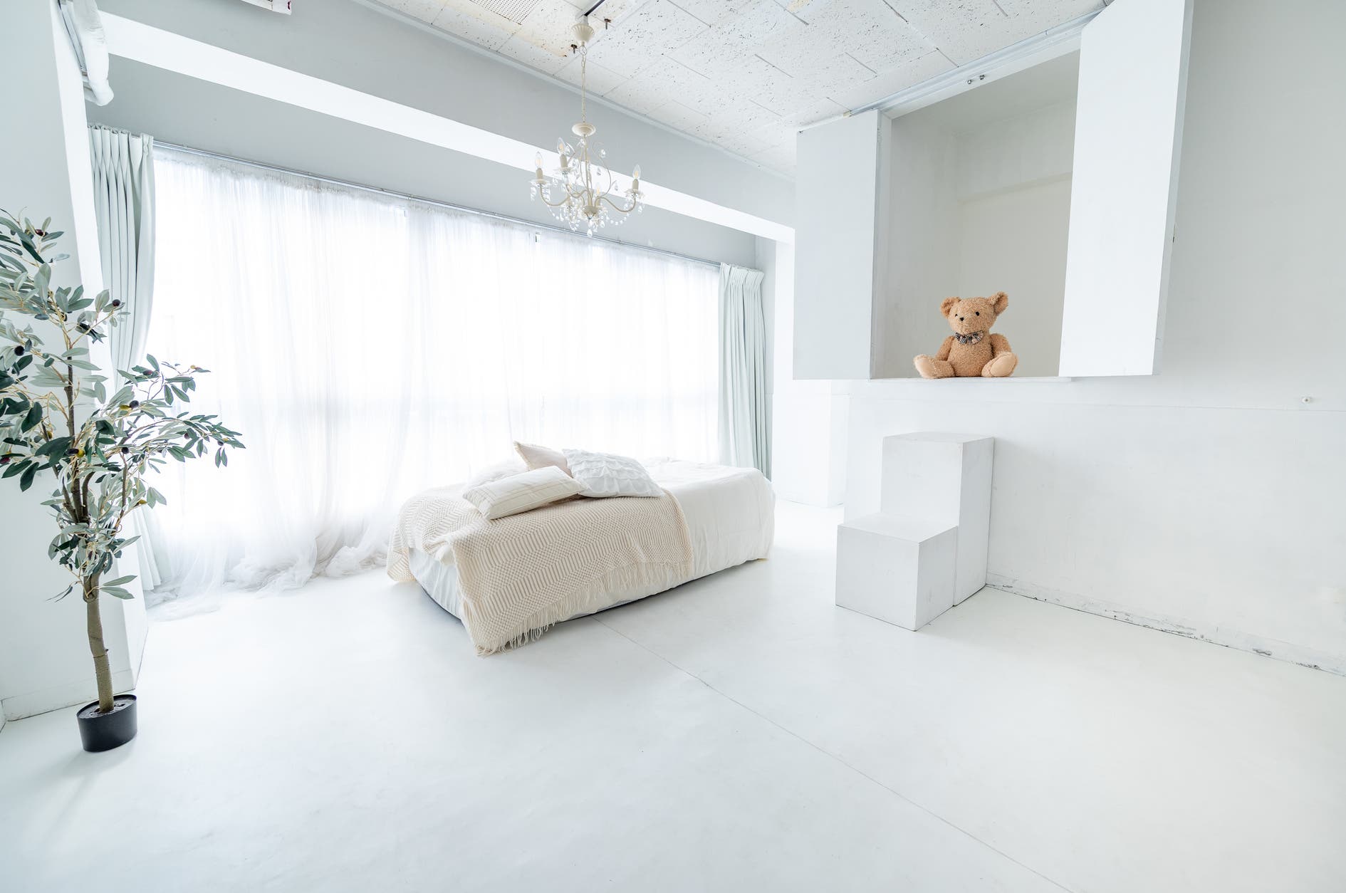 自然光×白壁×白床｜黒壁×黒床◎飯田橋駅1分｜撮影ベッド｜洞窟ブース｜ポートレート・コスプレ｜24時間撮影OK！の写真4