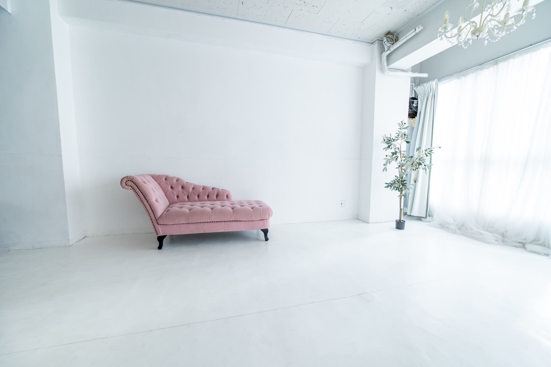 自然光×白壁×白床｜黒壁×黒床◎飯田橋駅1分｜撮影ベッド｜洞窟ブース｜ポートレート・コスプレ｜24時間撮影OK！の写真21