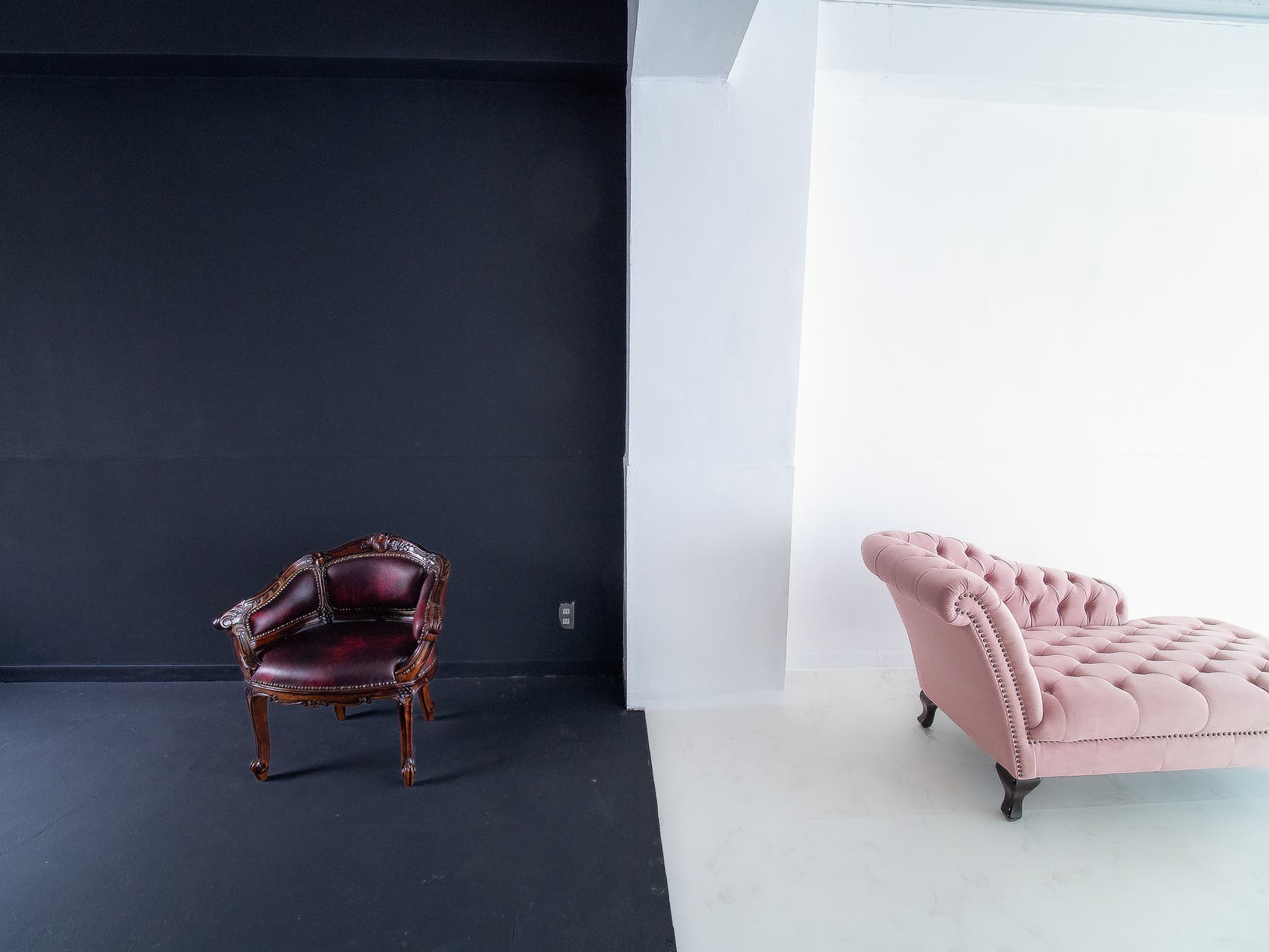 自然光×白壁×白床｜黒壁×黒床◎飯田橋駅1分｜撮影ベッド｜洞窟ブース｜ポートレート・コスプレ｜24時間撮影OK！の写真2