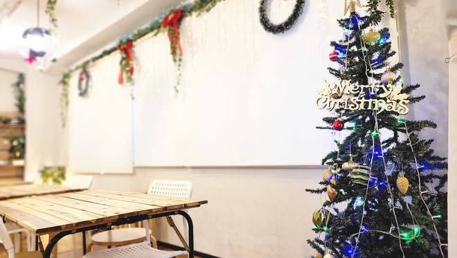 🎅クリスマス装飾🎄🔔【駅前】緑広がる和らぎのボタニカルスペース♪大阪市/北区/梅田/扇町/天満/南森町のイベント・会議にの写真1