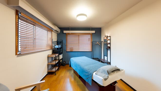 川崎駅6分|清潔で落ち着く施術専用サロン。12月は1時間1,080円/LUSSO手動昇降ベッド・タオル完備。の写真1