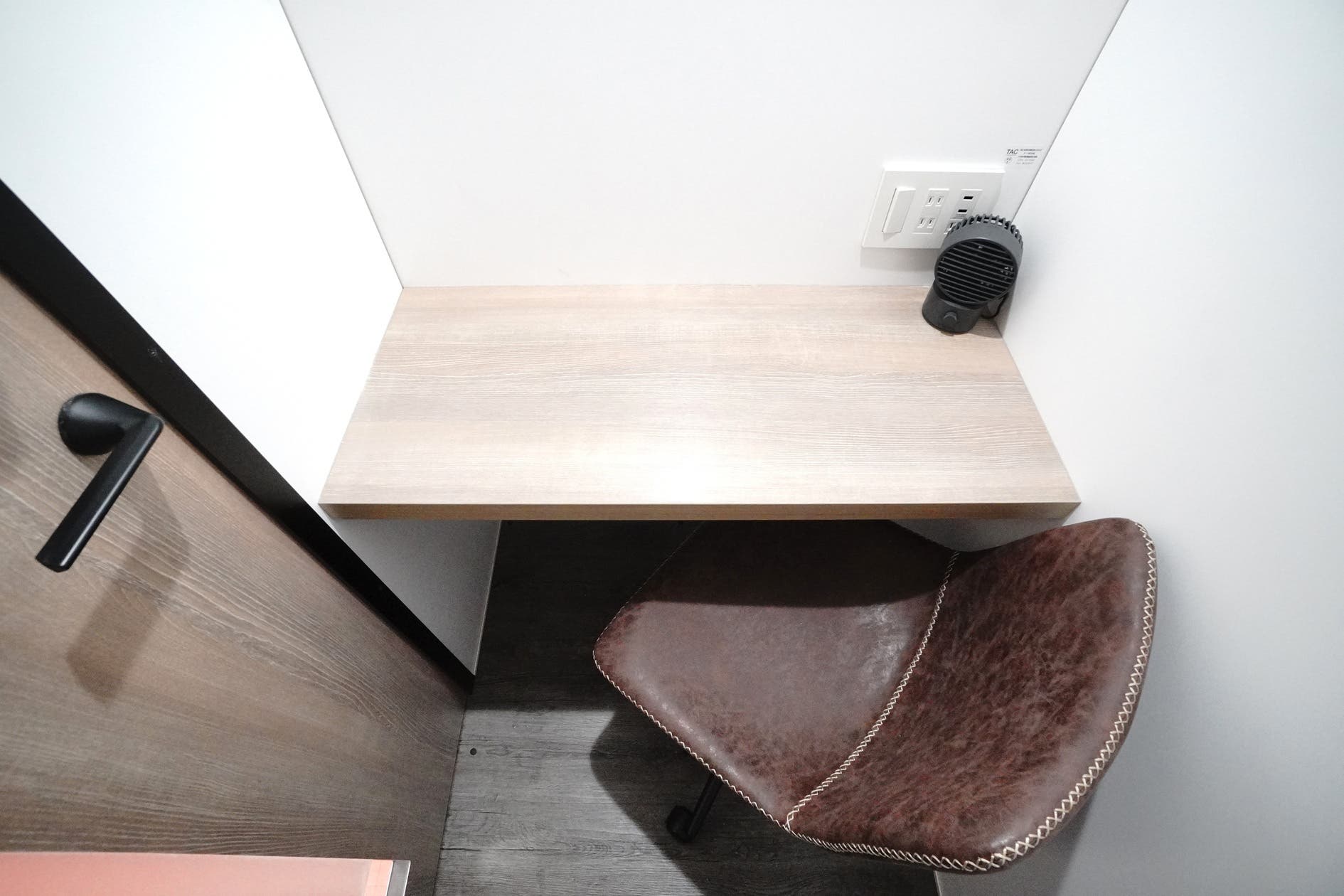 ＜NOB仙台駅西口No.1＞完全個室ワークブース💼Wi-Fi📶電源🔌テレワーク/ZOOM/面接/自習/作業の写真2