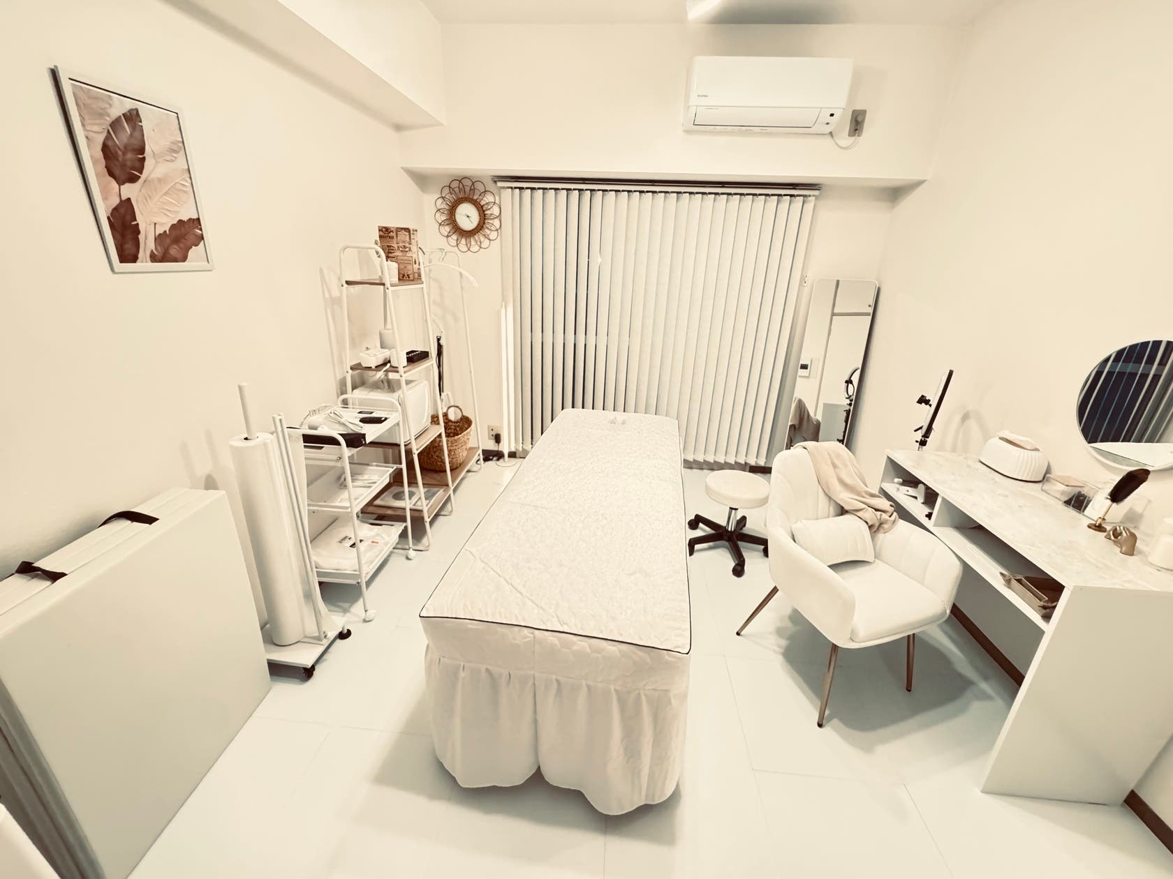 白色を基調とした明るく清潔感のある「corelabo203　SHIRO」名古屋駅徒歩５分✨エステ・ネイル・整体✨可燃ごみすて無料の写真4