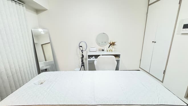 白色を基調とした明るく清潔感のある「corelabo203 SHIRO」名古屋駅徒歩5分✨エステ・ネイル・整体✨可燃ごみすて無料の写真13