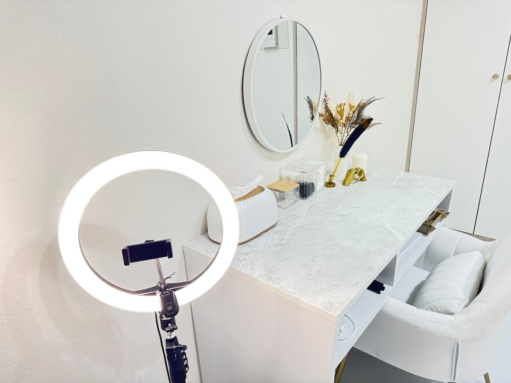 白色を基調とした明るく清潔感のある「corelabo203　SHIRO」名古屋駅徒歩５分✨エステ・ネイル・整体✨可燃ごみすて無料の写真9