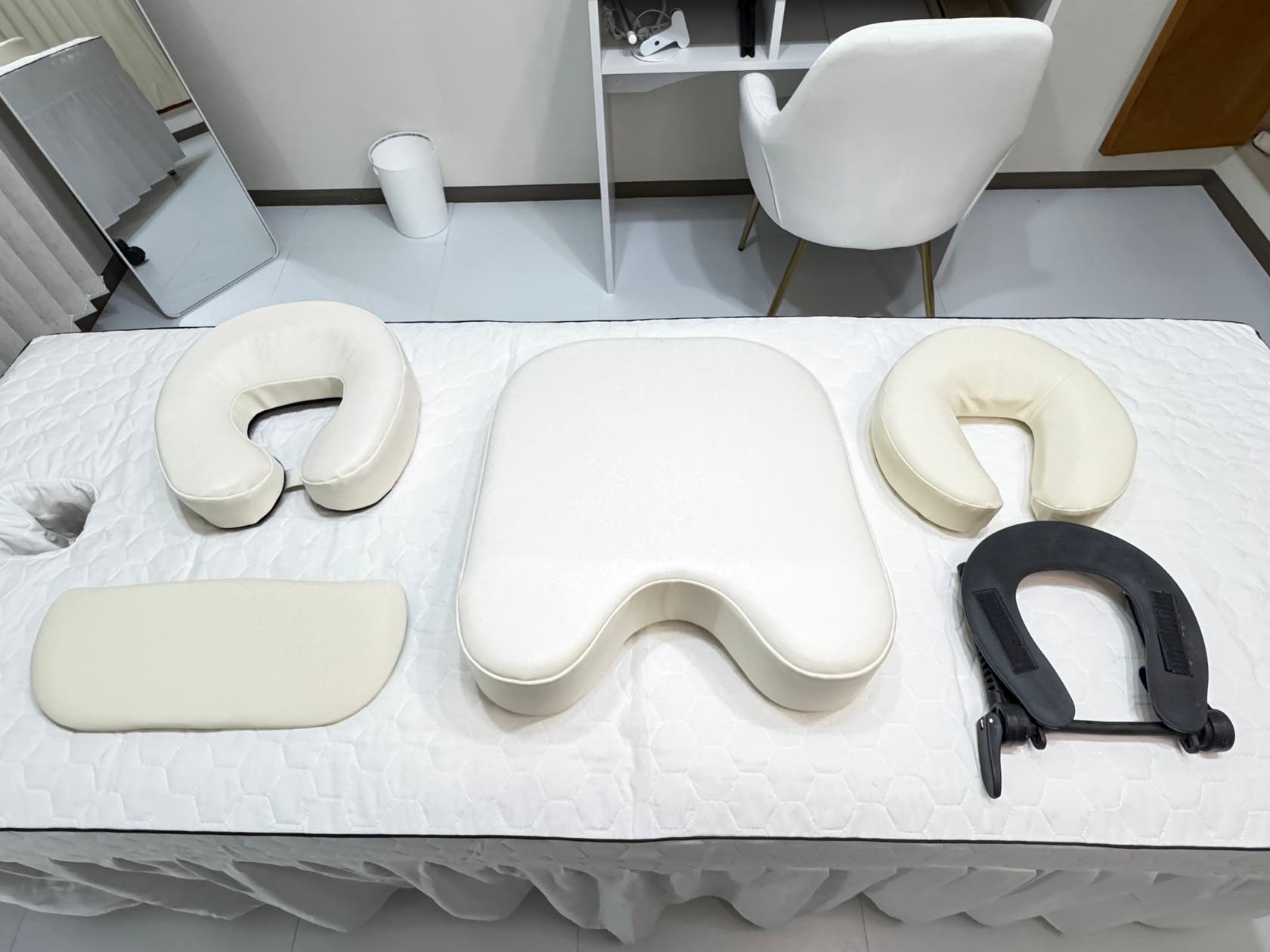 白色を基調とした明るく清潔感のある「corelabo203　SHIRO」名古屋駅徒歩５分✨エステ・ネイル・整体✨可燃ごみすて無料の写真8