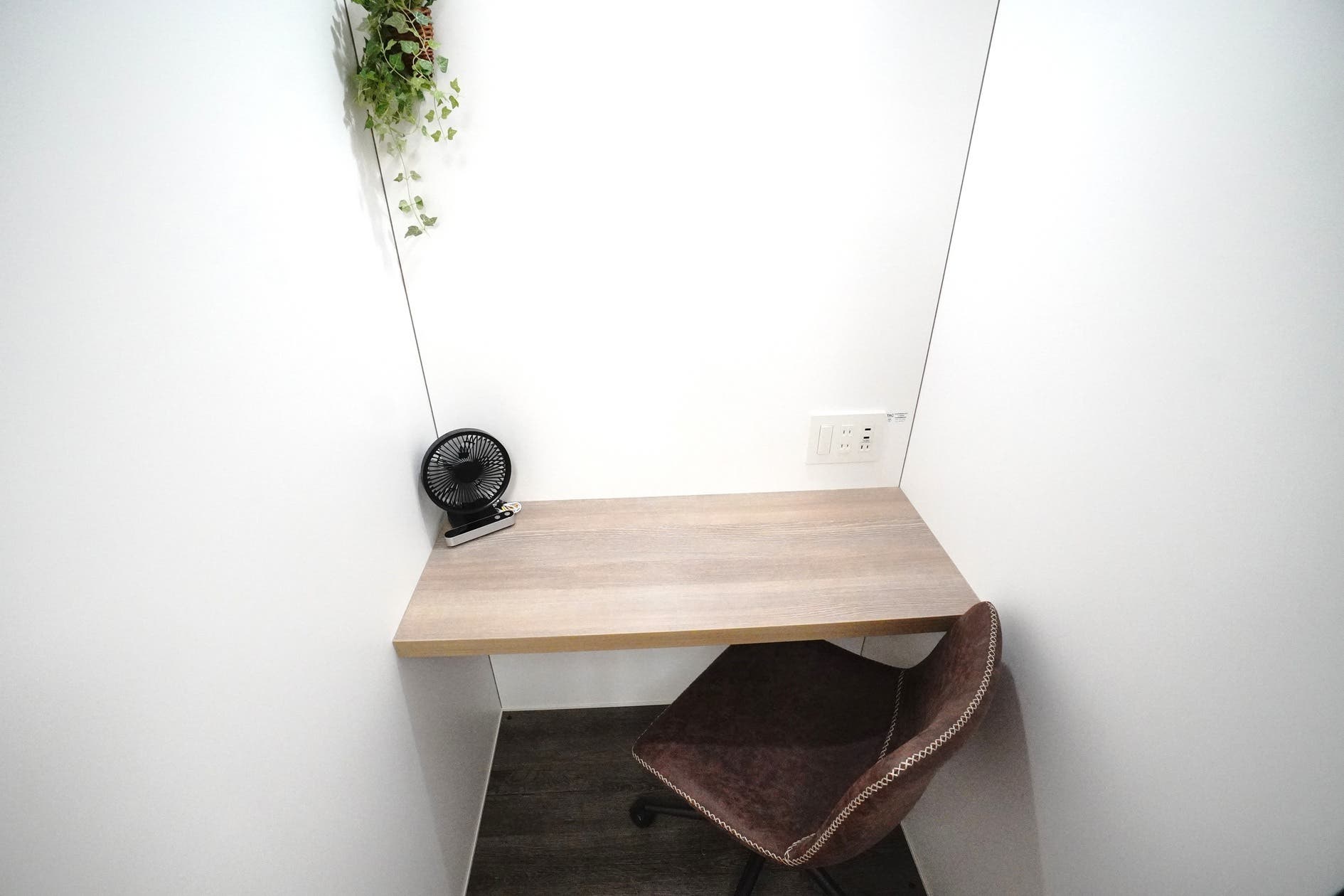 ＜NOB仙台駅西口No.4＞完全個室ワークブース💼Wi-Fi📶電源🔌テレワーク/ZOOM/面接/自習/作業の写真1