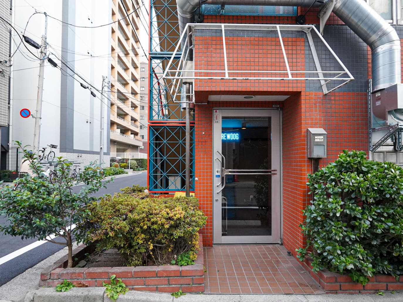 両国駅最短3分｜43インチモニター完備｜飲酒・飲食可能な飲食店スペースの写真2