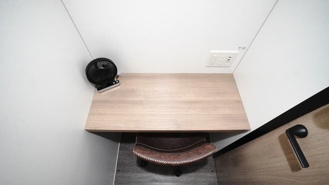 <momo仙台駅東口No.1>完全個室ワークブース💼光回線Wi-Fi📶電源🔌テレワーク/ZOOM/面接/自習/作業の写真2