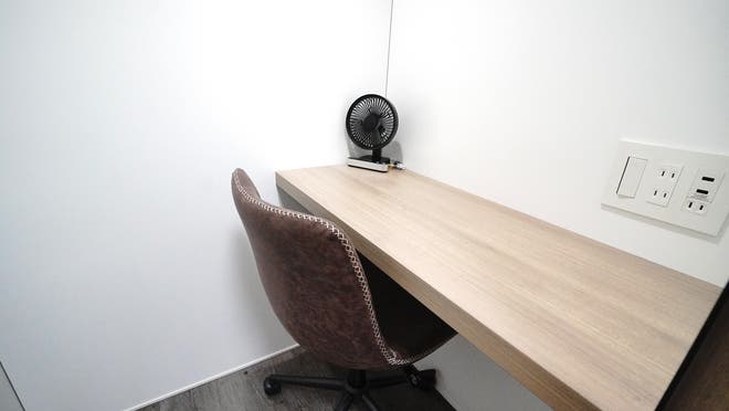 <momo仙台駅東口No.3>完全個室ワークブース💼光回線Wi-Fi📶電源🔌テレワーク/ZOOM/面接/自習/作業の写真1