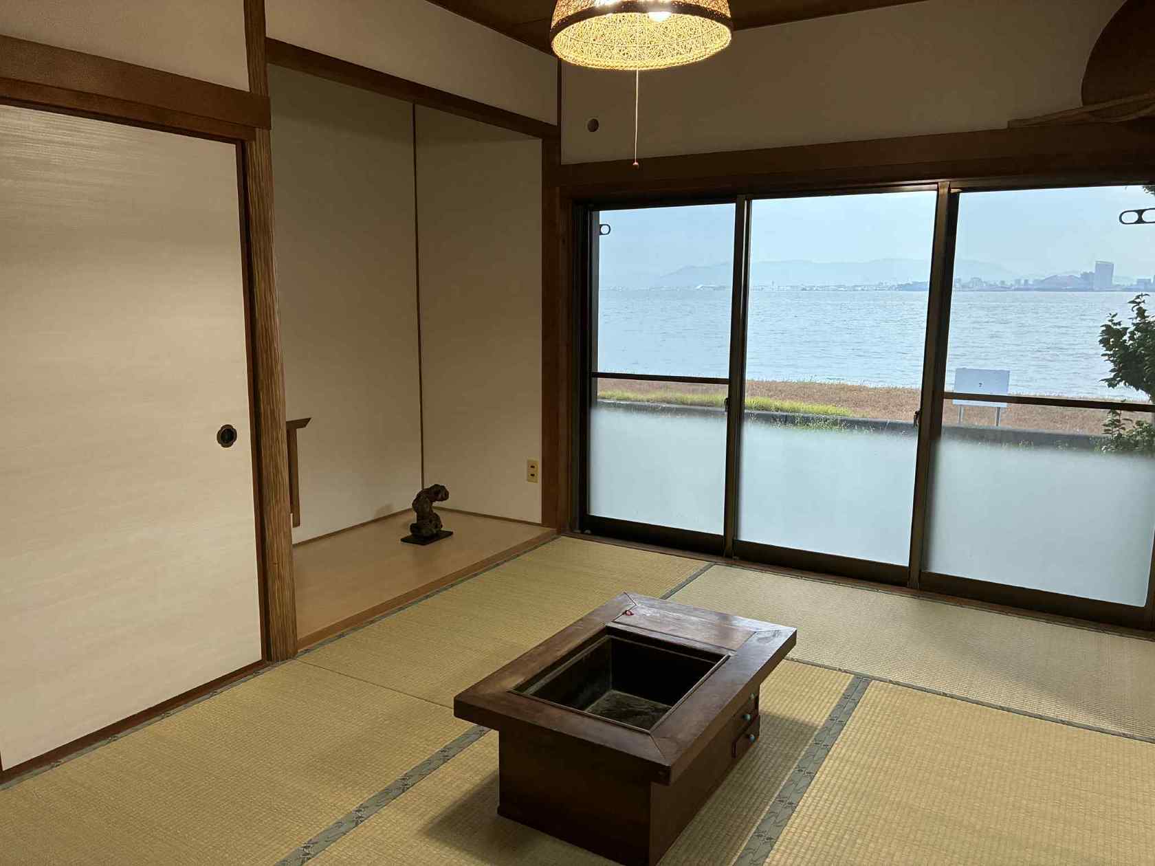 目の前にプライベートビーチのような砂浜が広がる「能古島の一軒家」の写真9