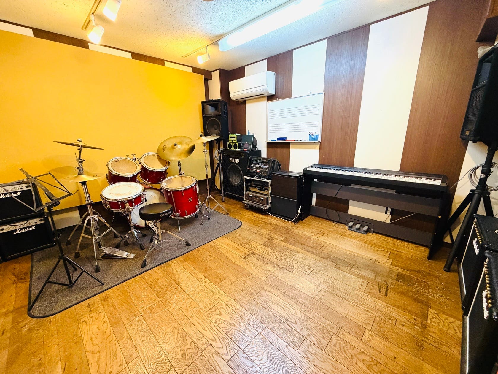 防音室スタジオ・ドラム・ギター・管弦楽器の練習のご利用に。の写真1