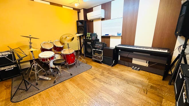 防音室スタジオ・ドラム・ギター・管弦楽器の練習のご利用に。の写真1
