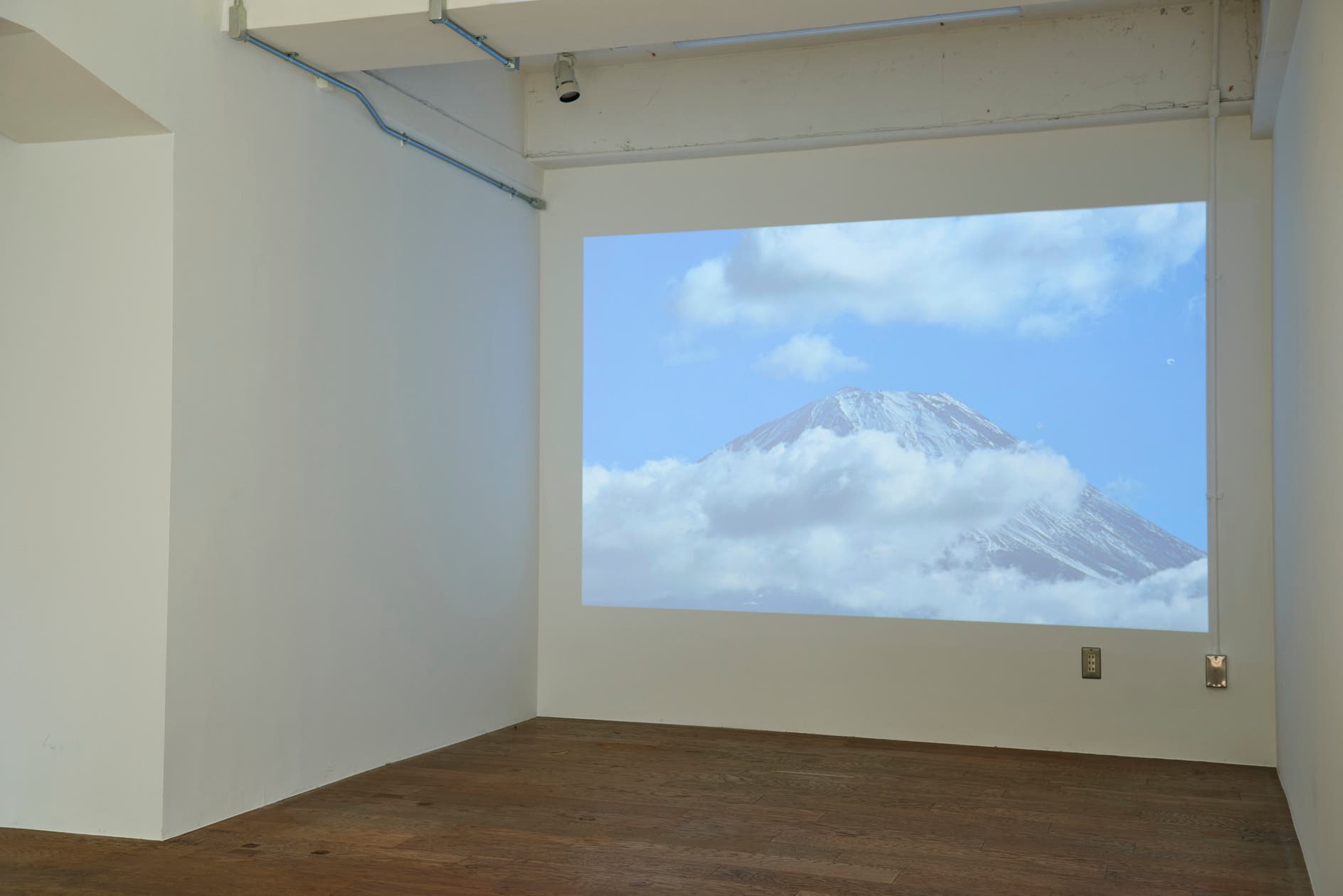  【ハンガーラック16台貸出し無料】ギャラリーやアパレル展示会に適した白壁、フローリング53㎡スペース(3F)の写真7