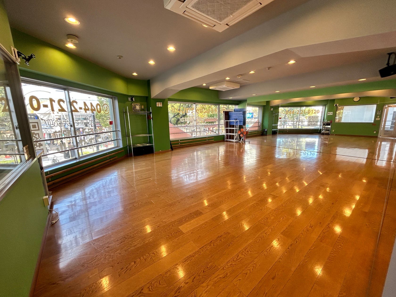 JR川崎駅 徒歩5分のダンススタジオ！ 地下街出口すぐ！の写真2