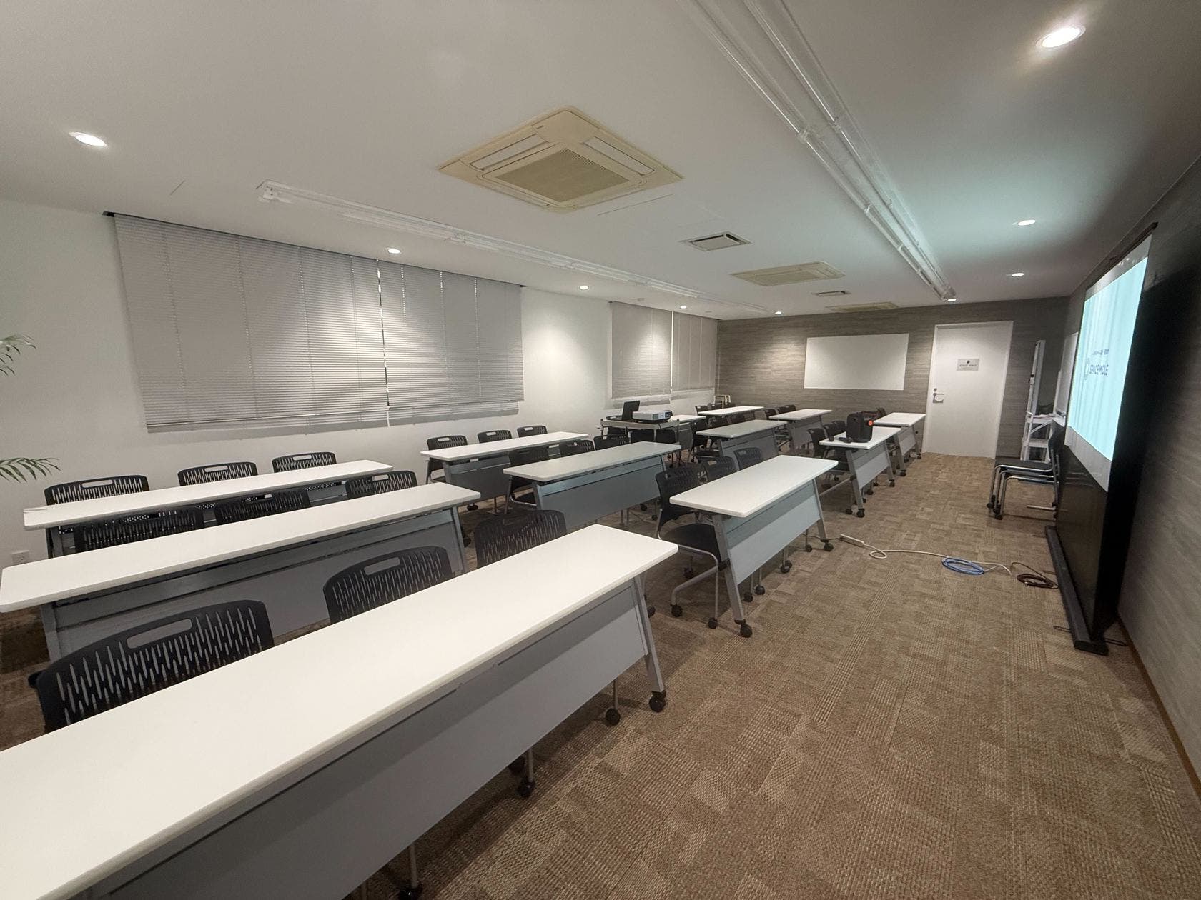 スペモ🏰駒沢大学駅近🚉会議💻セミナー👩‍🏫研修📖説明会🗣️プロジェクター完備✨786_TreatWORK駒沢大学の写真3