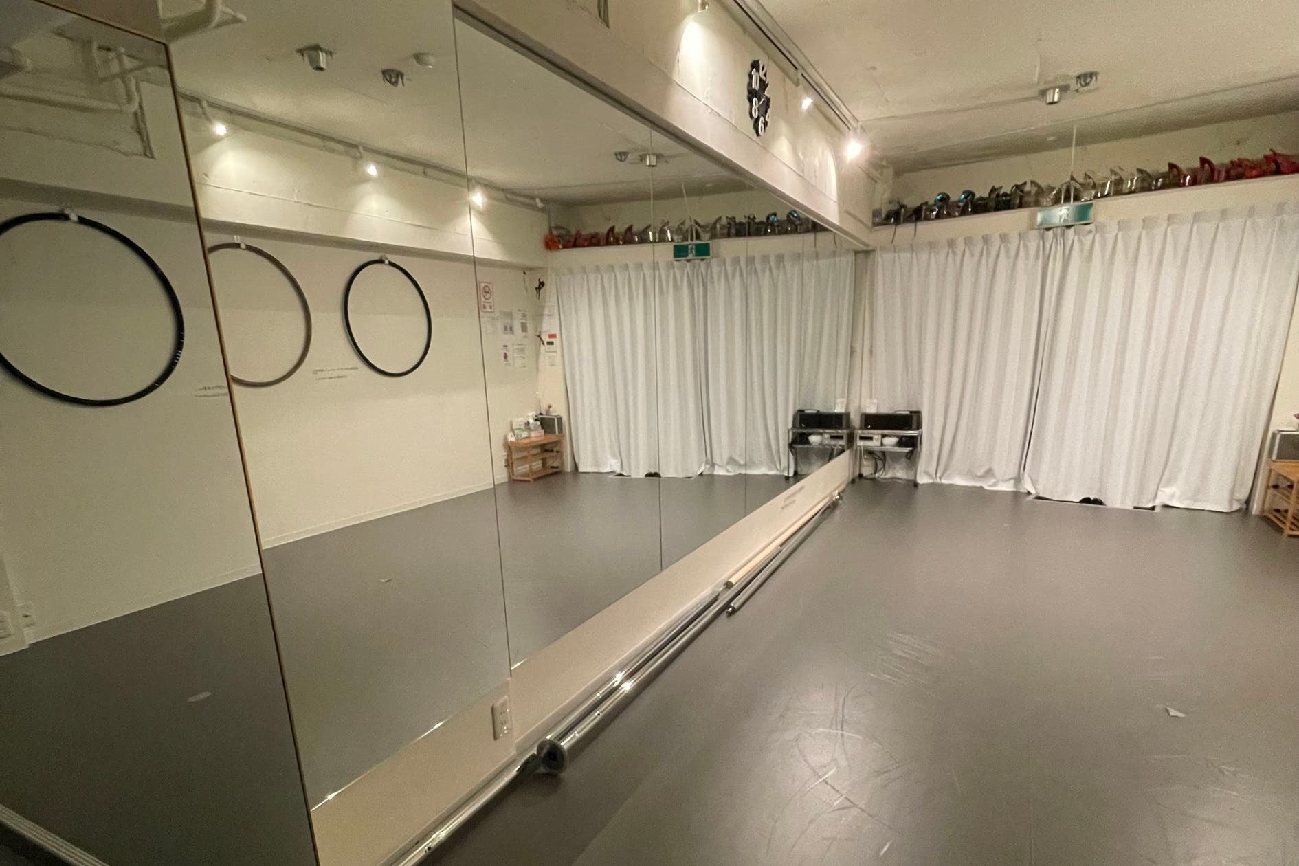 阿波座駅から徒歩２分のダンススタジオの写真1