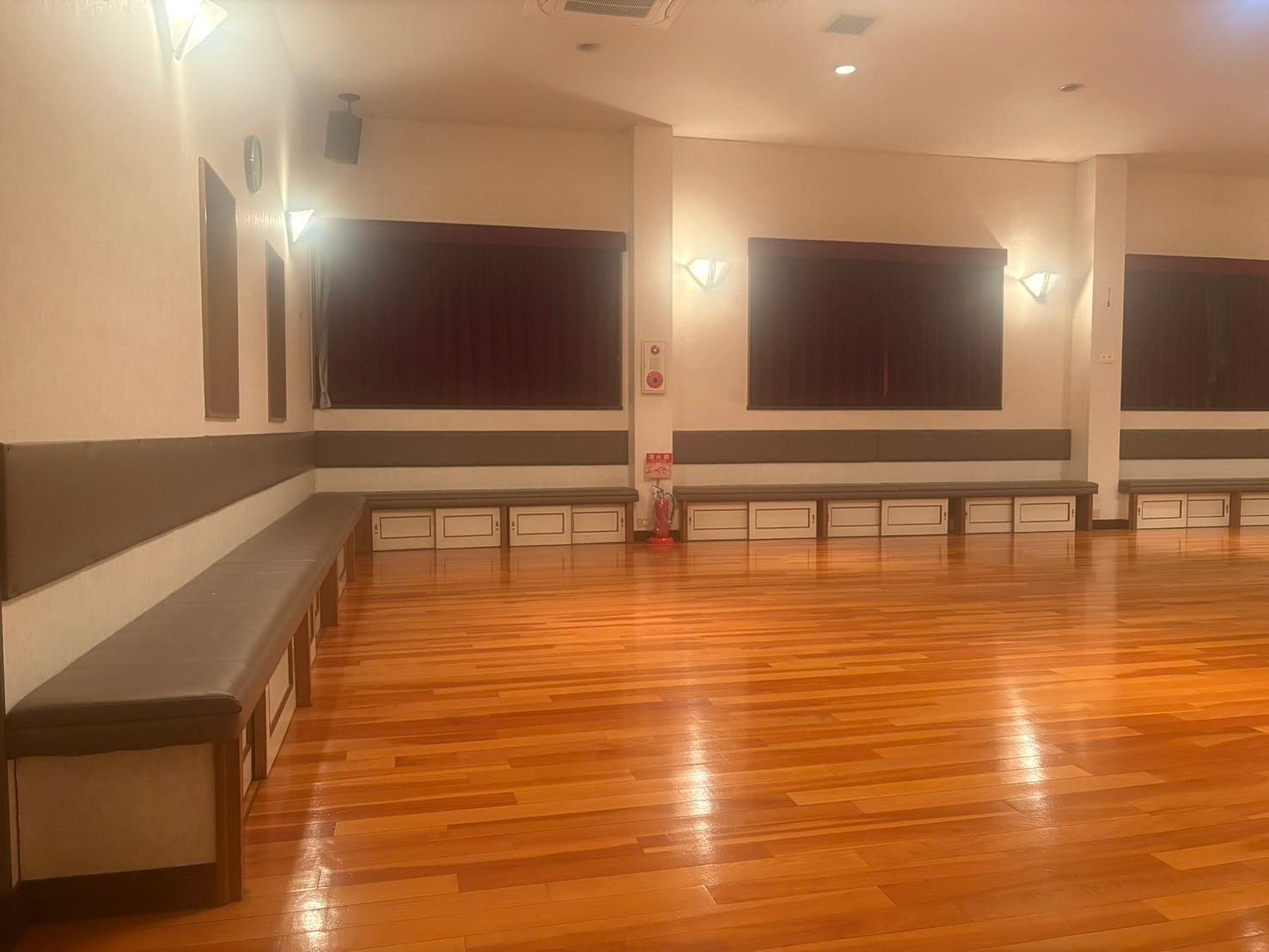 大人数～少人数お値段対応！広さ１１５㎡の多目的レンタルスペース2F　イベント・ダンスに利用できる鏡付きスタジオ【名古屋市中村区】の写真4
