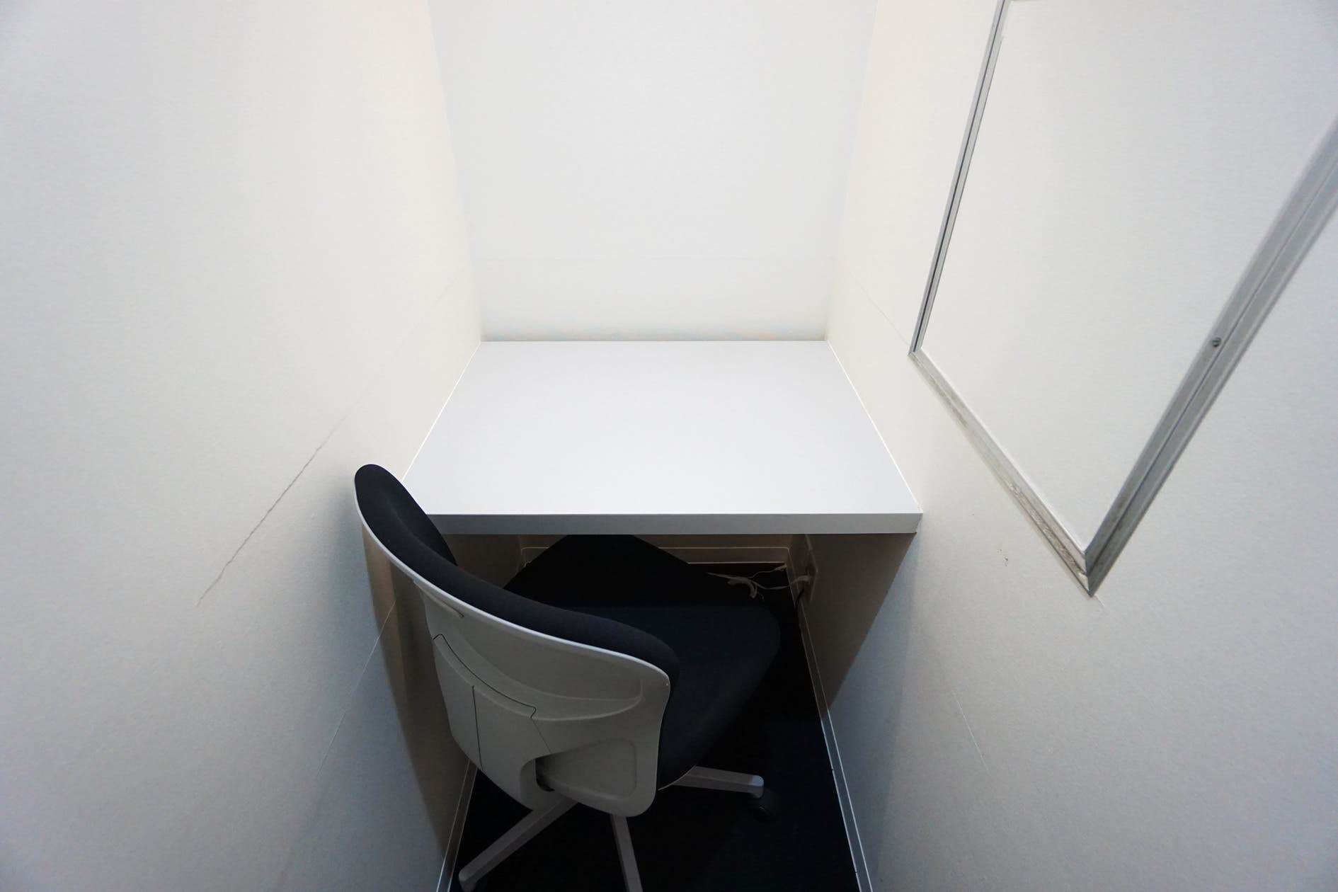 ＜UPオフィス高輪台 102号室＞高輪台駅徒歩1分🚃1人用個室🚪光回線Wi-Fi📶電源🔌リモートワーク/Web面接/作業の写真2