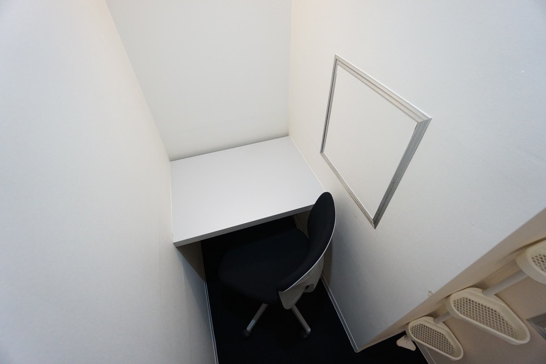 ＜UPオフィス高輪台 102号室＞高輪台駅徒歩1分🚃1人用個室🚪光回線Wi-Fi📶電源🔌リモートワーク/Web面接/作業の写真3