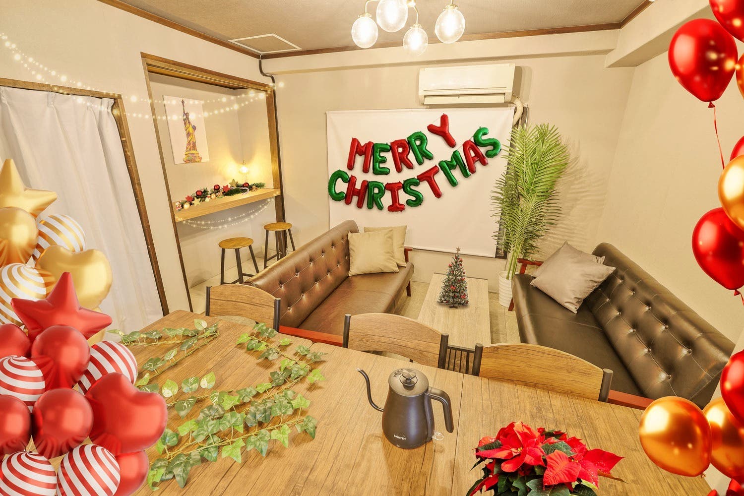 【ゴミ捨て無料！】駅近便利なレンタルスペース！プロジェクター完備でパーティーも撮影も快適！最大16名着席の写真1