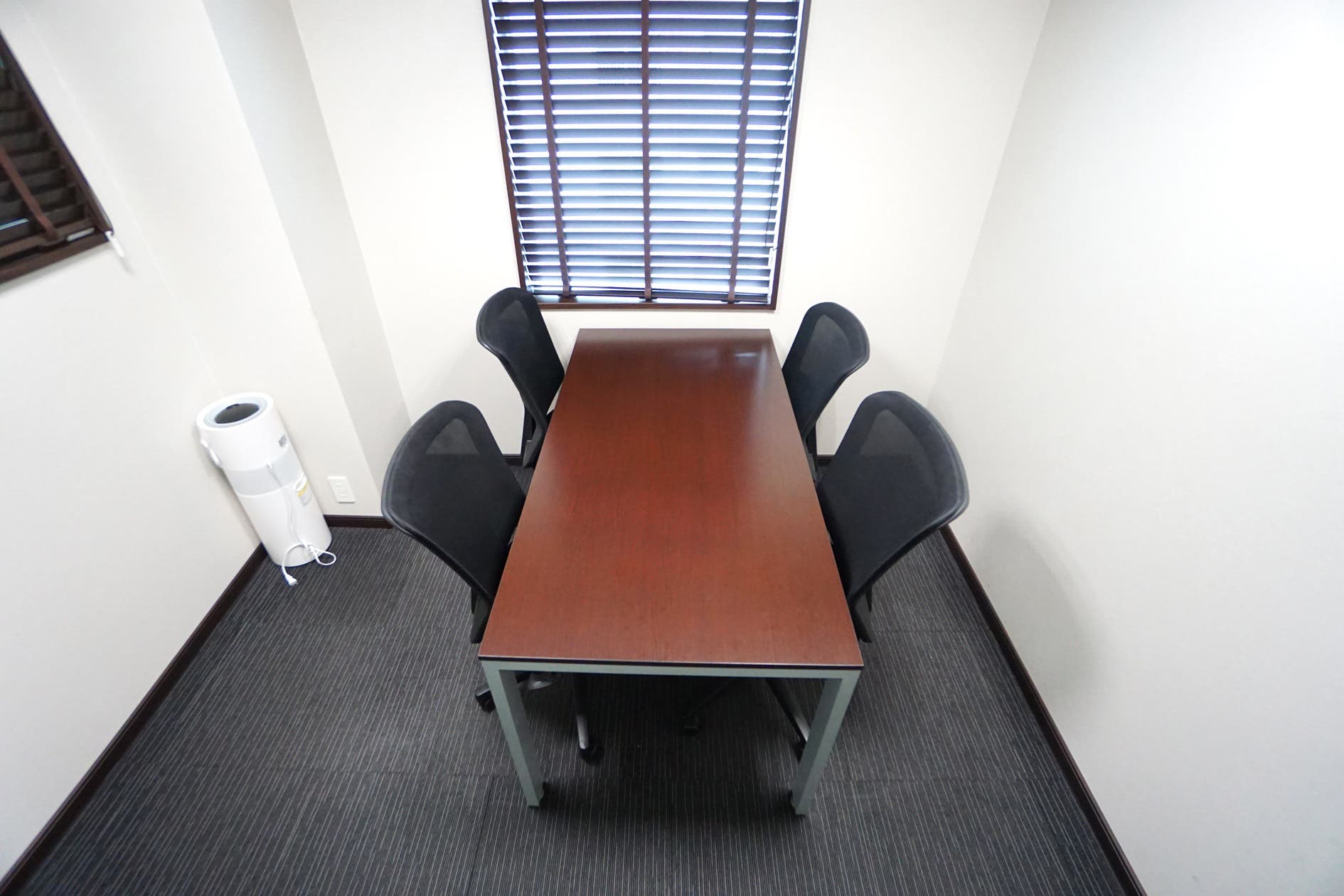 ＜UPオフィス高輪台会議室 1001号室＞高輪台駅徒歩1分🚃4名収容🪑光回線Wi-Fi📶会議/商談/面談/テレワークの写真4