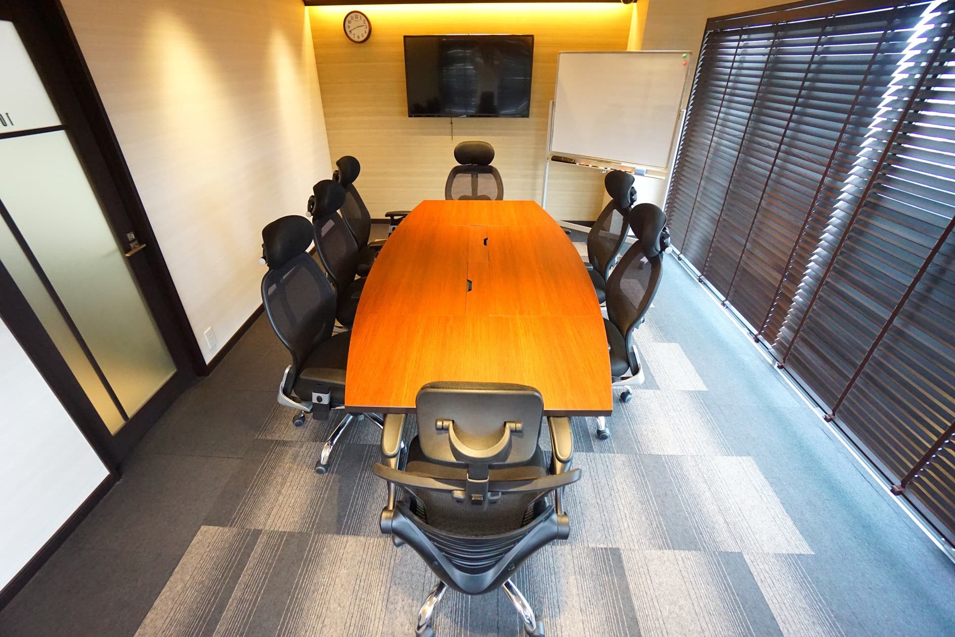 ＜UPオフィス高輪台会議室 1003号室＞高輪台駅徒歩1分🚃12名収容🪑光回線Wi-Fi📶会議/商談/面談/ワークショップの写真6